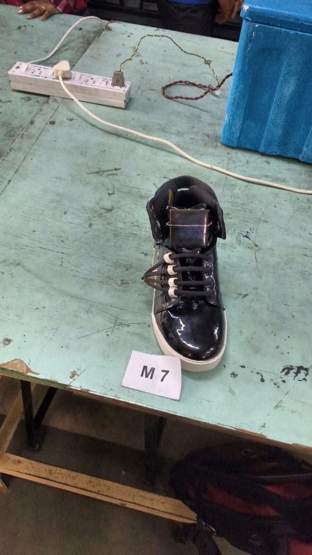 Power Laces- the Auto Lacing Shoe : 9 Steps (with Pictures) - Instructables