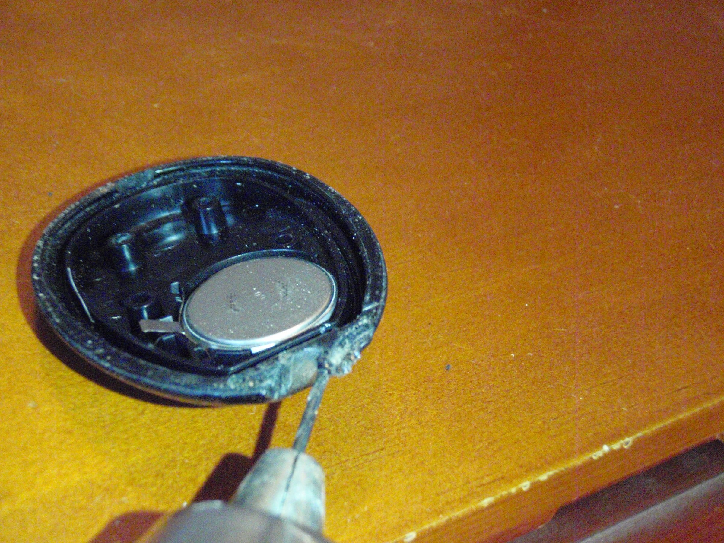 How to Fix a Broken GM Key Fob : 8 Steps - Instructables