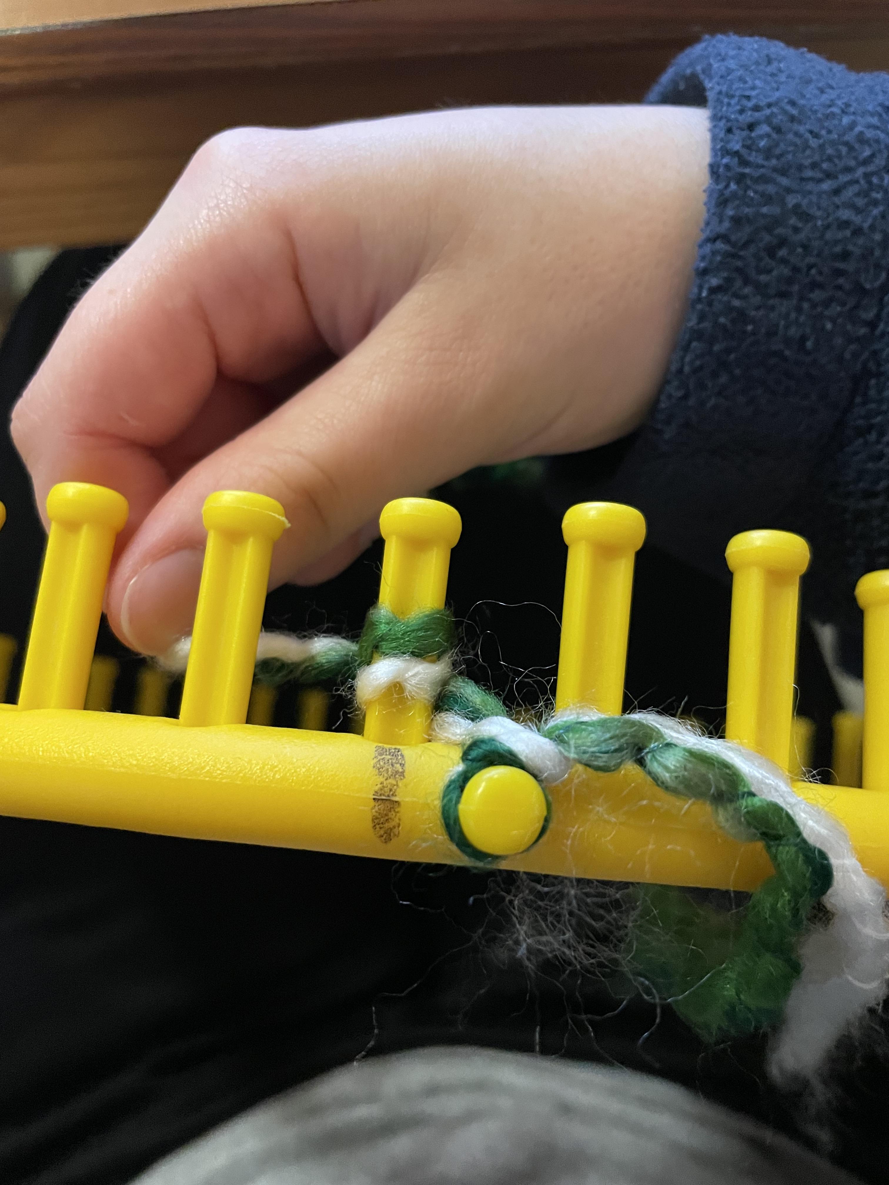 How to Make a Hat Using a Knitting Loom : 13 Steps - Instructables