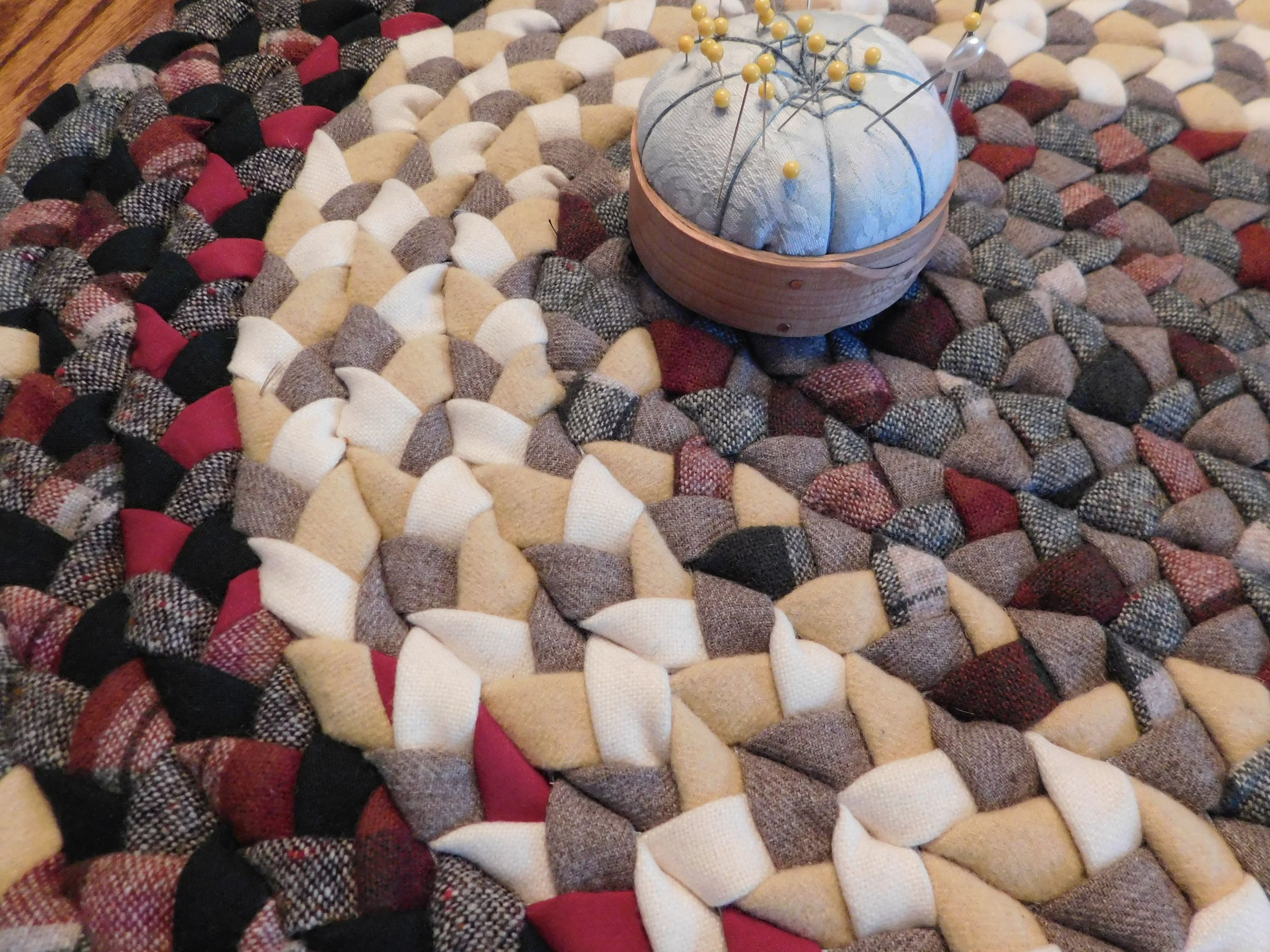 Heirloom Wool Cloth Braided Rug : 7 Steps (with Pictures) - Instructables