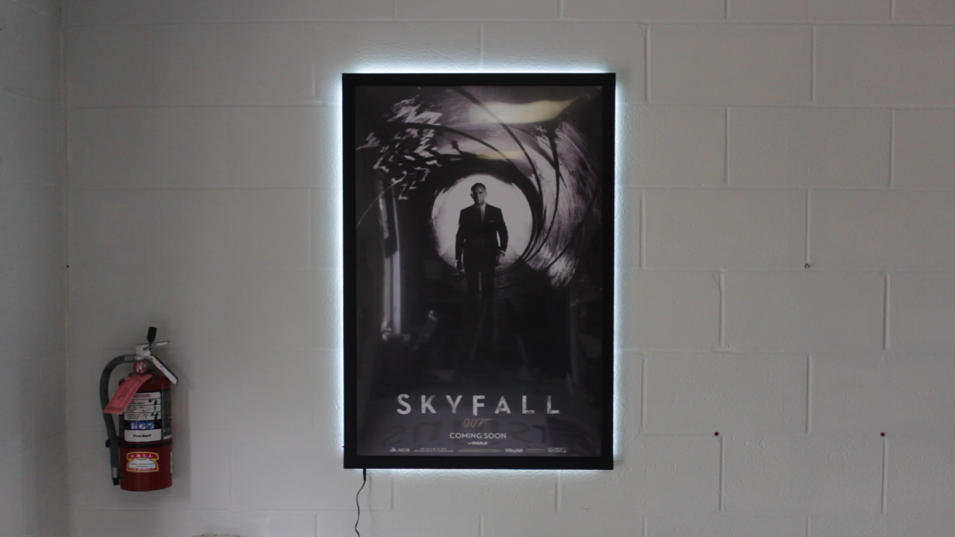 How to Make a Movie Theater Poster Frame : 8 Steps (with Pictures ...