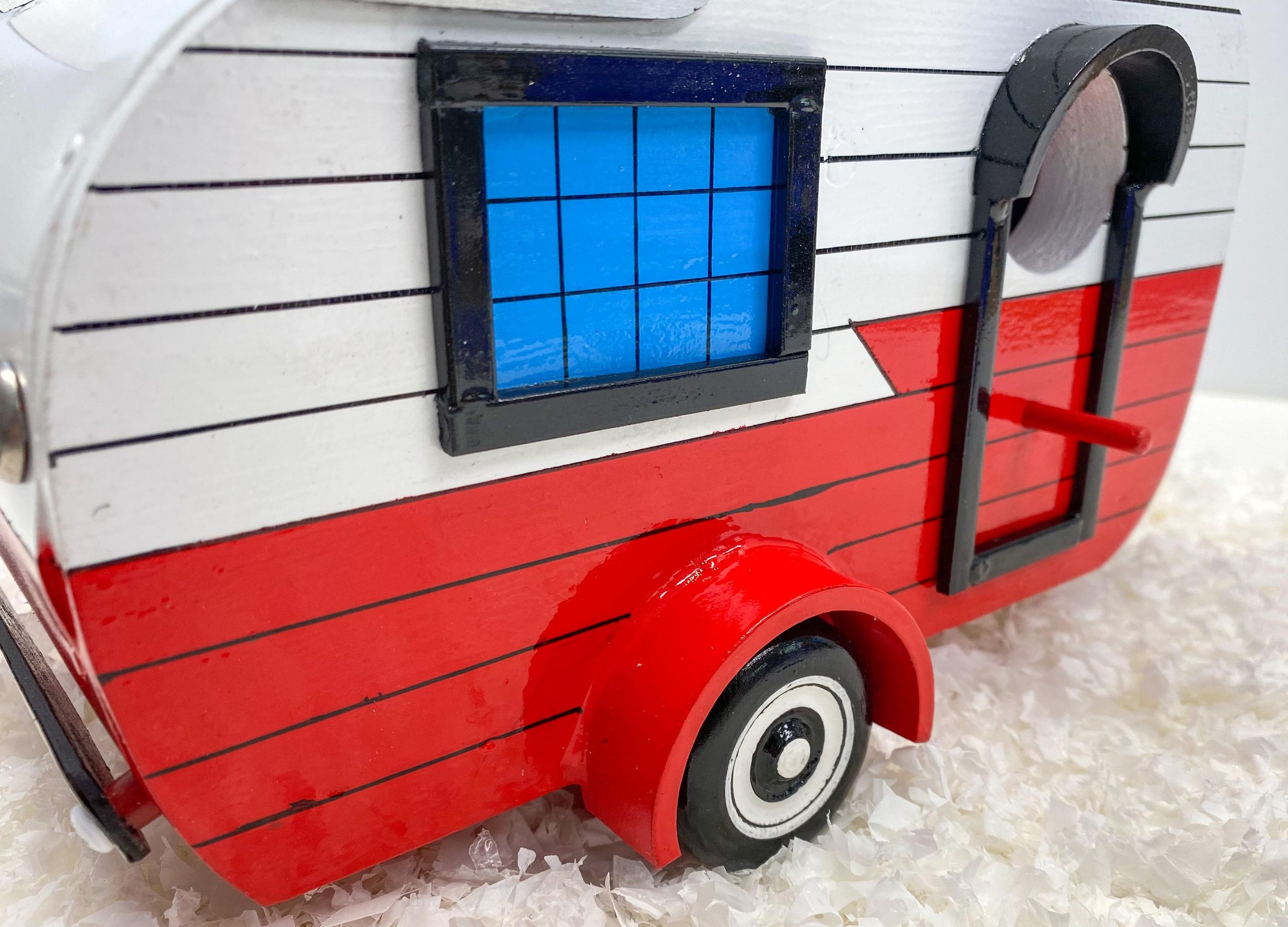 Vintage Camper Birdhouse : 8 Steps (with Pictures) - Instructables