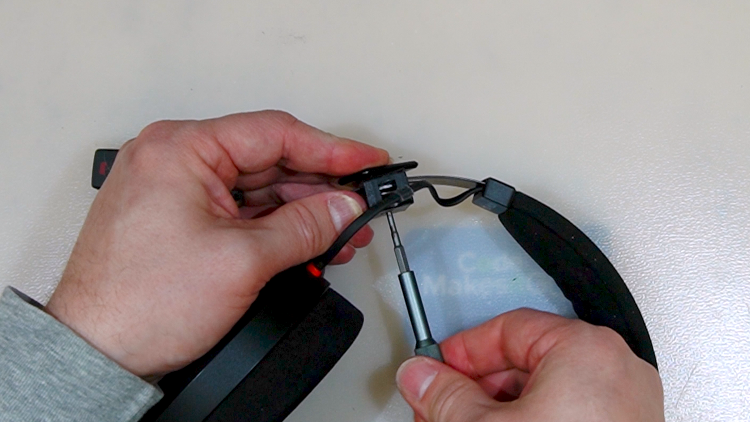 How to Fix Your Rode NTH-100 FitLok : 9 Steps (with Pictures ...