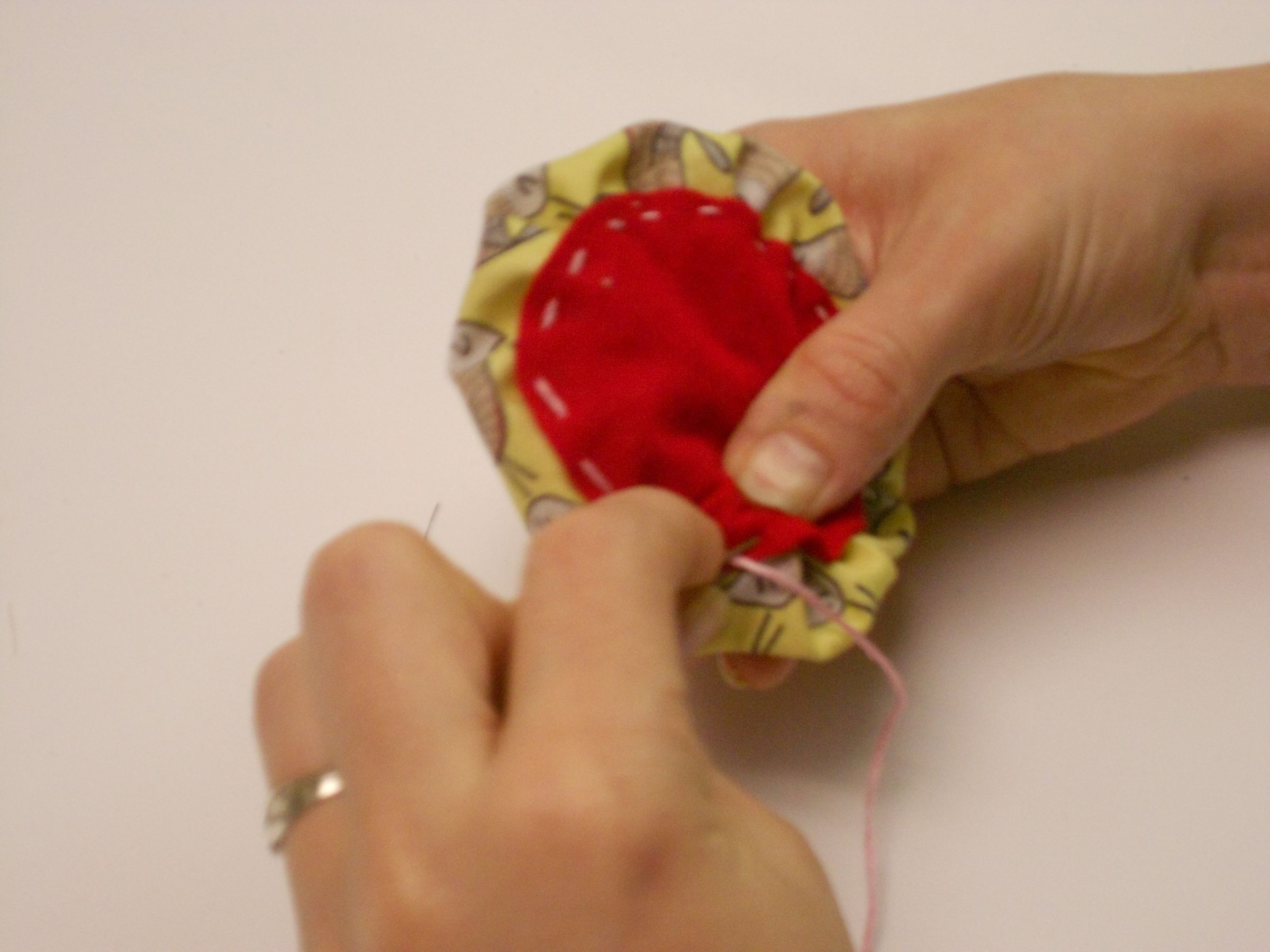 How to Make a Pin Cushion : 4 Steps (with Pictures) - Instructables