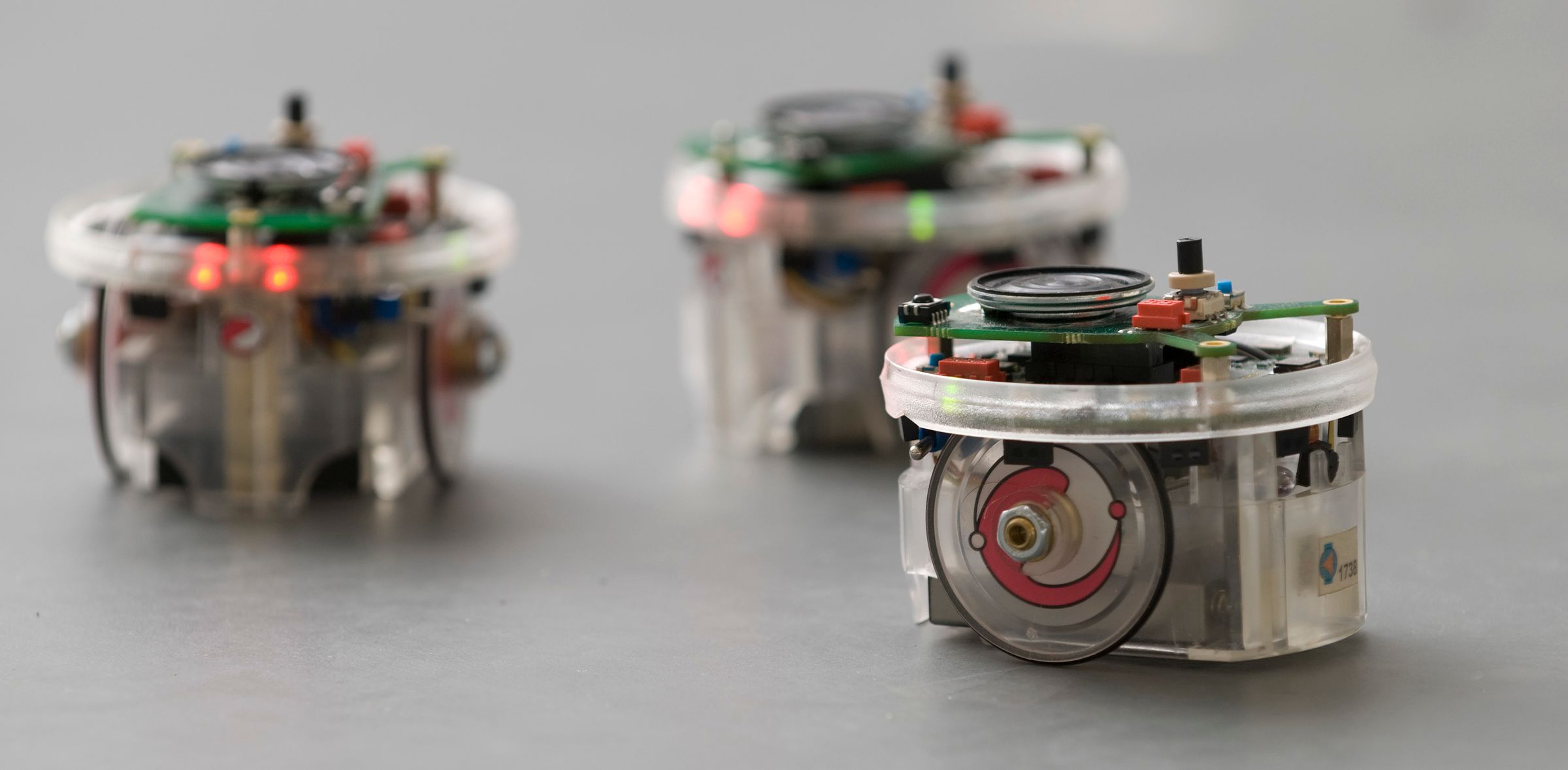 Swarm Bots: Assembly and Co-operative Transport : 13 Steps - Instructables