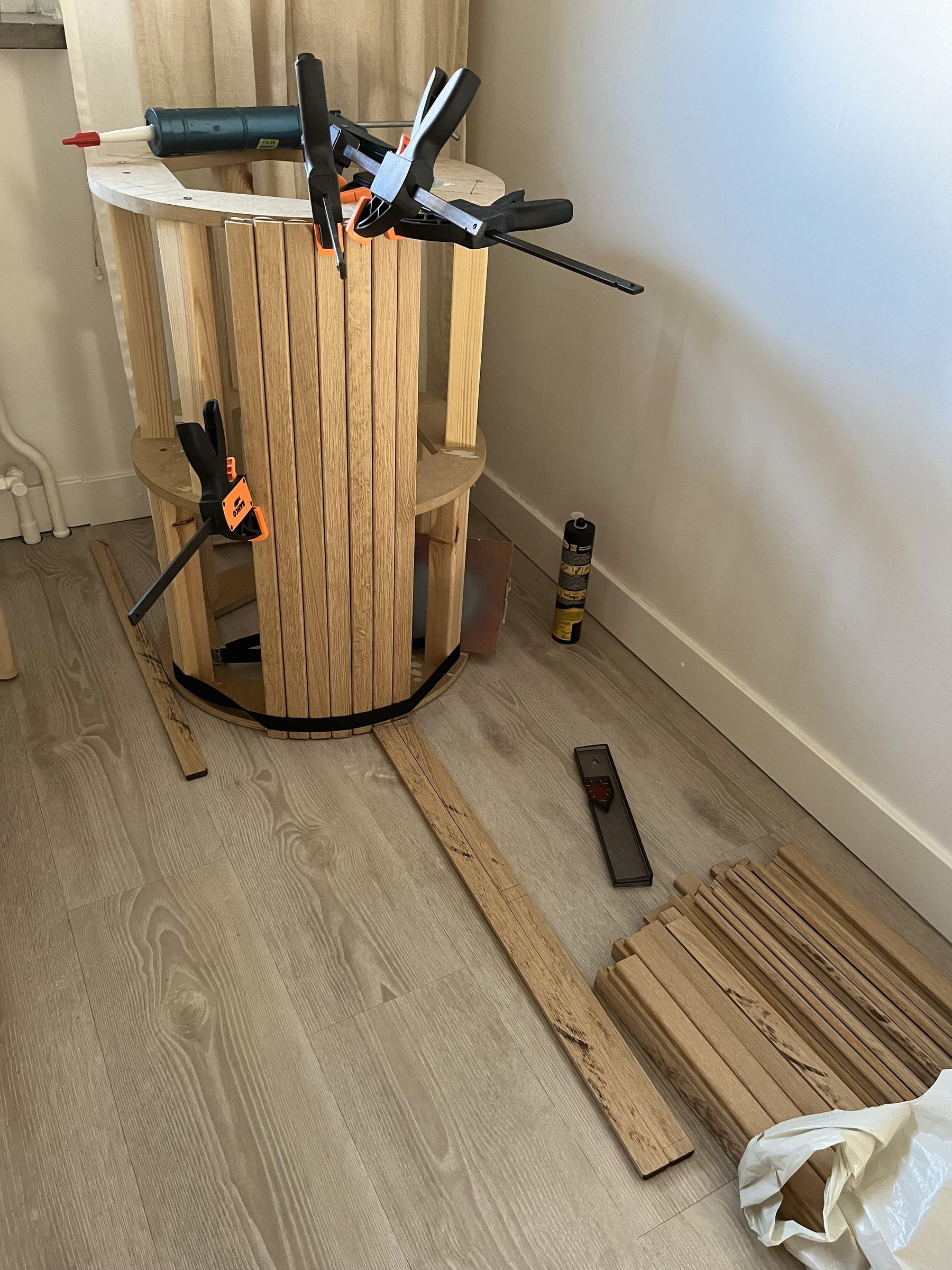 Circular Table Re-Design (Three to Single Leg) : 8 Steps (with Pictures ...