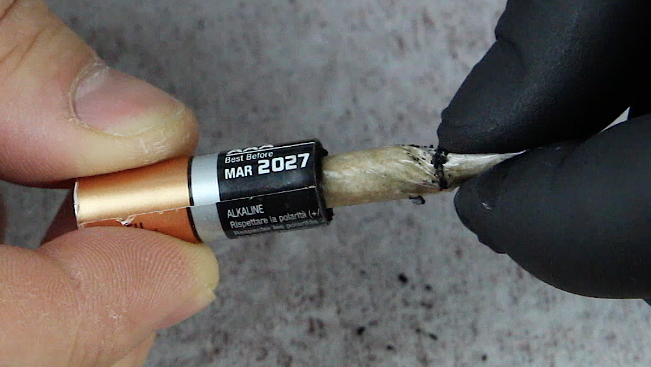 AAA Battery Burner Flame 3560 Fahrenheit : 10 Steps - Instructables