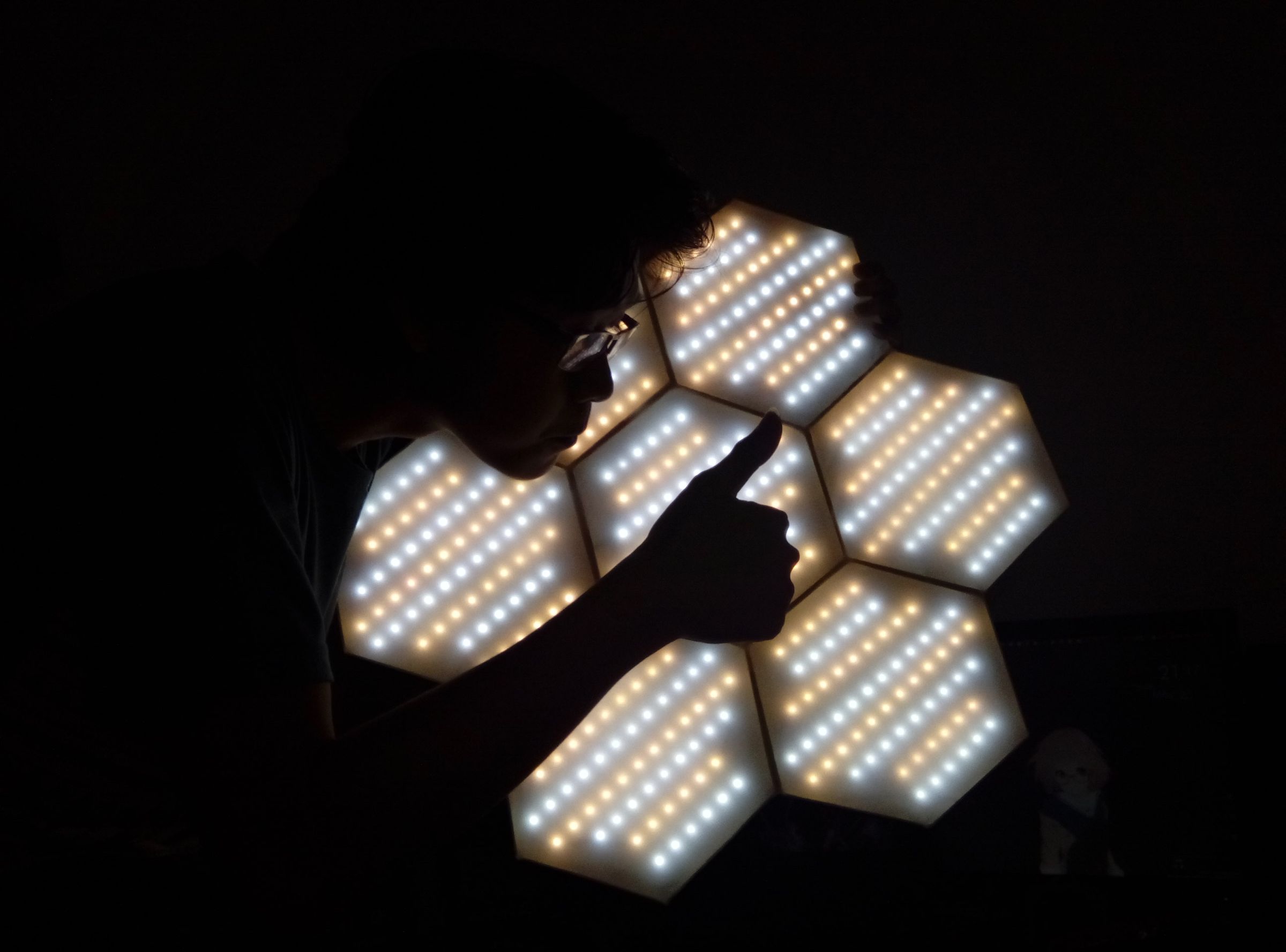 BUDGET Hexagonal LED Panel !!!! : 5 Steps - Instructables