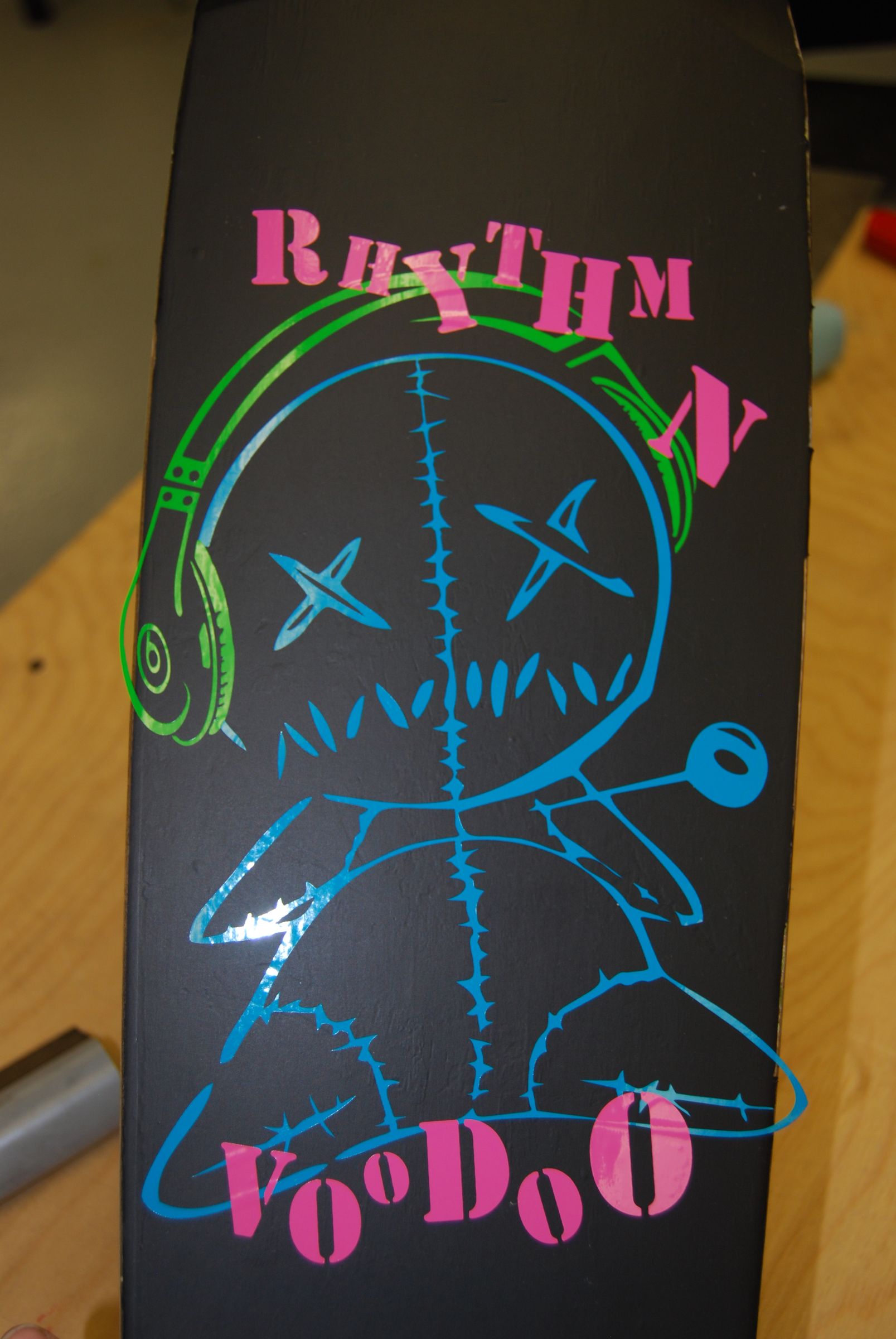 Applying Vinyl to Curved Surfaces : 4 Steps (with Pictures) - Instructables