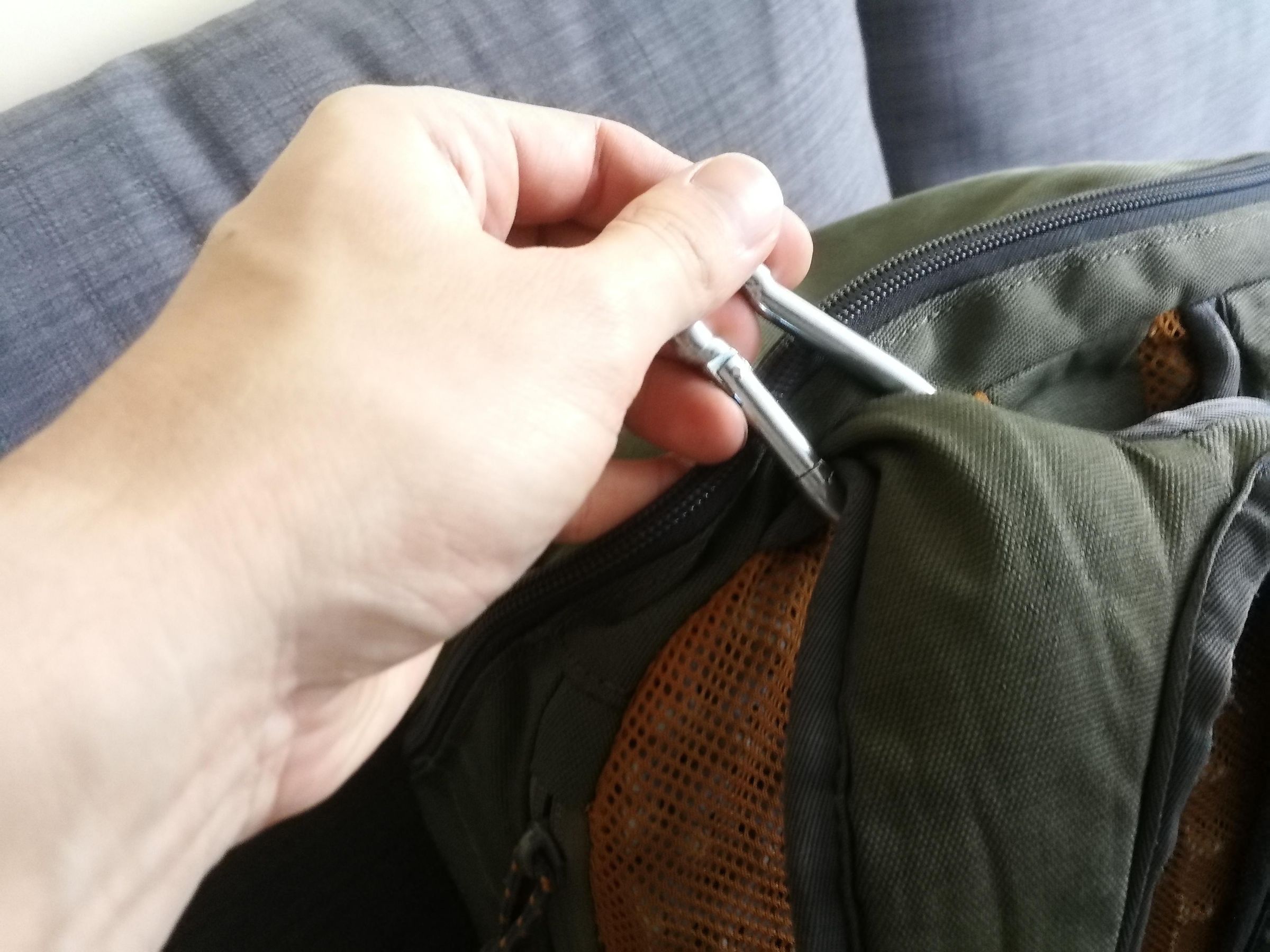 Backpack Attachable Shoulder Bag : 6 Steps - Instructables