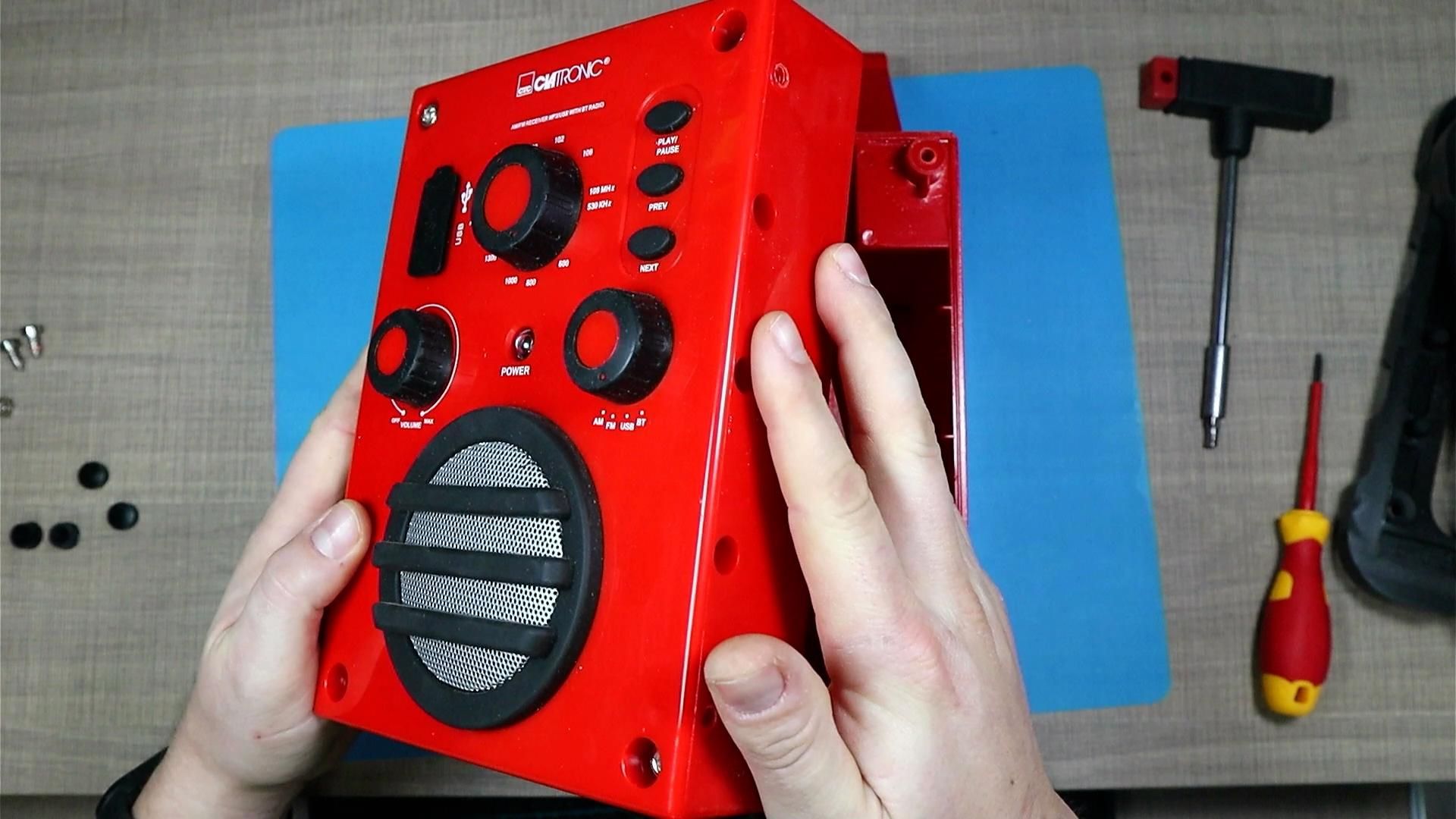 Job Site Radio Repair Step by Step : 6 Steps (with Pictures ...