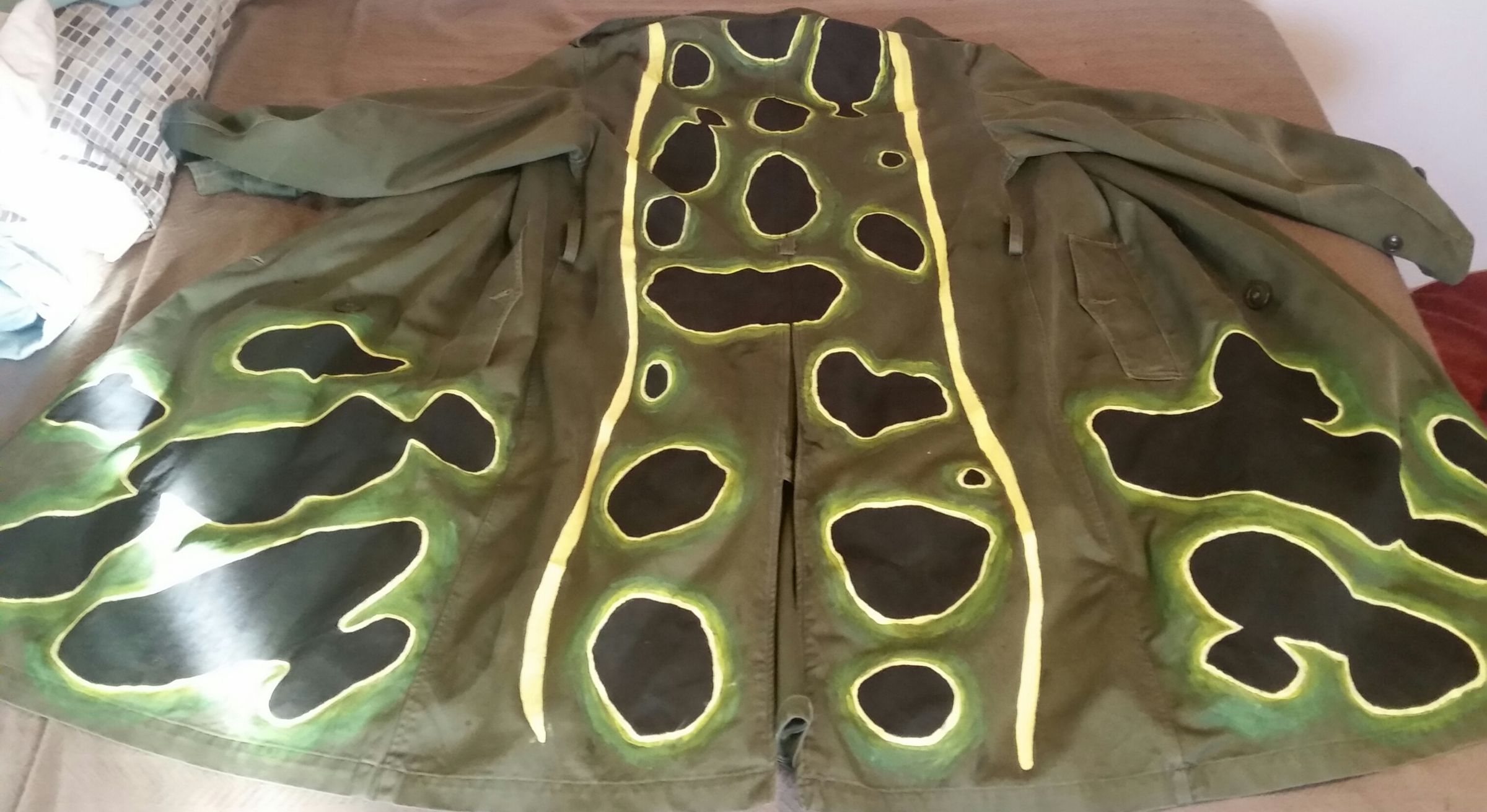 Industrial Frog Prince Mask and Costume : 11 Steps - Instructables