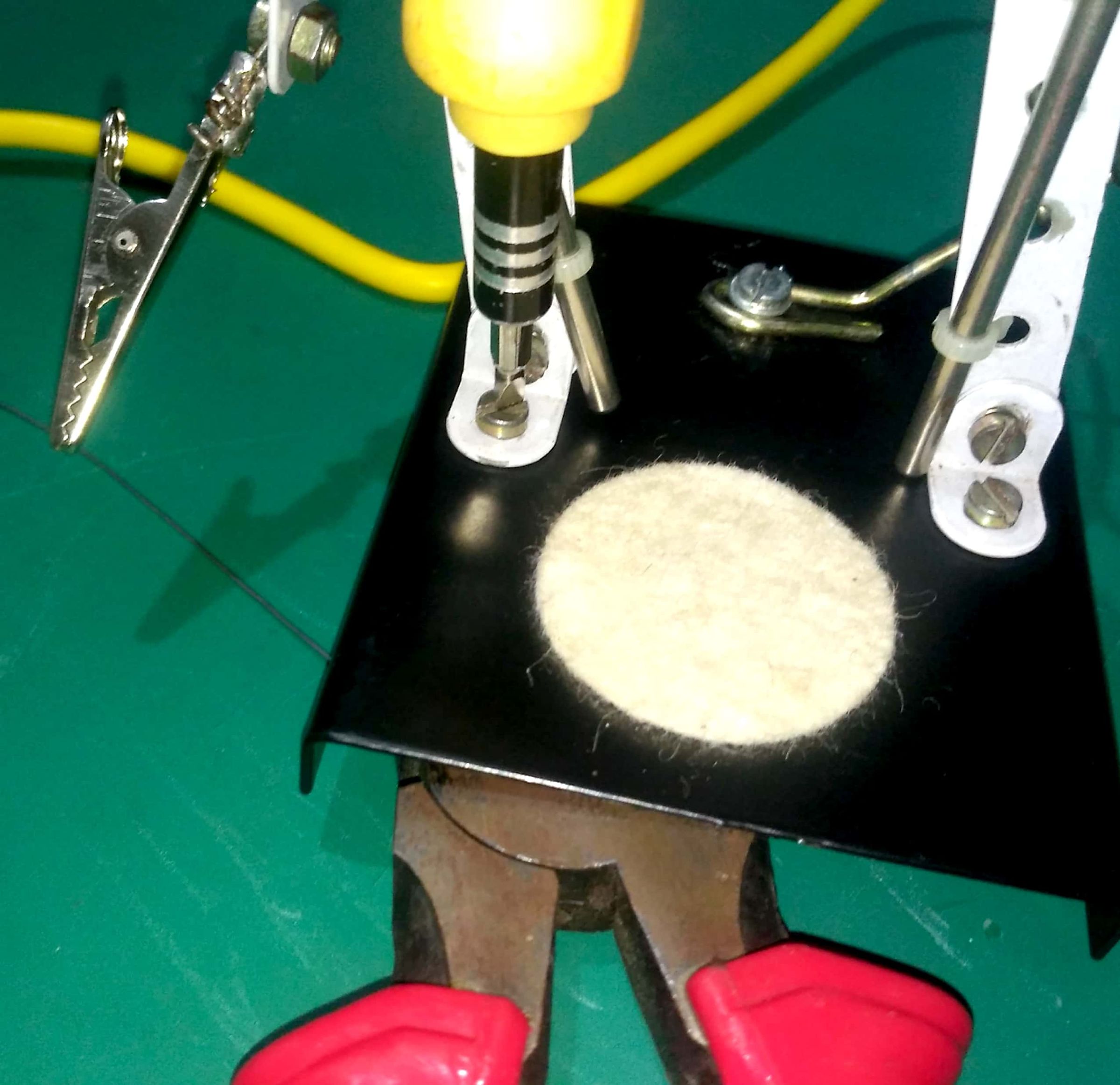 DIY Helping Hands for Soldering : 9 Steps (with Pictures) - Instructables