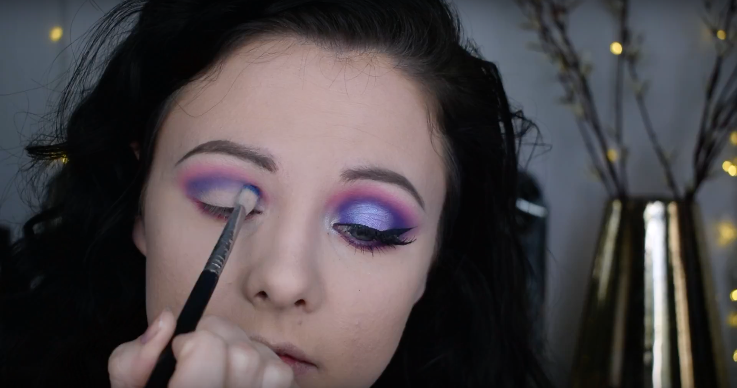 Blue Cut Crease Makeup Tutorial : 10 Steps - Instructables