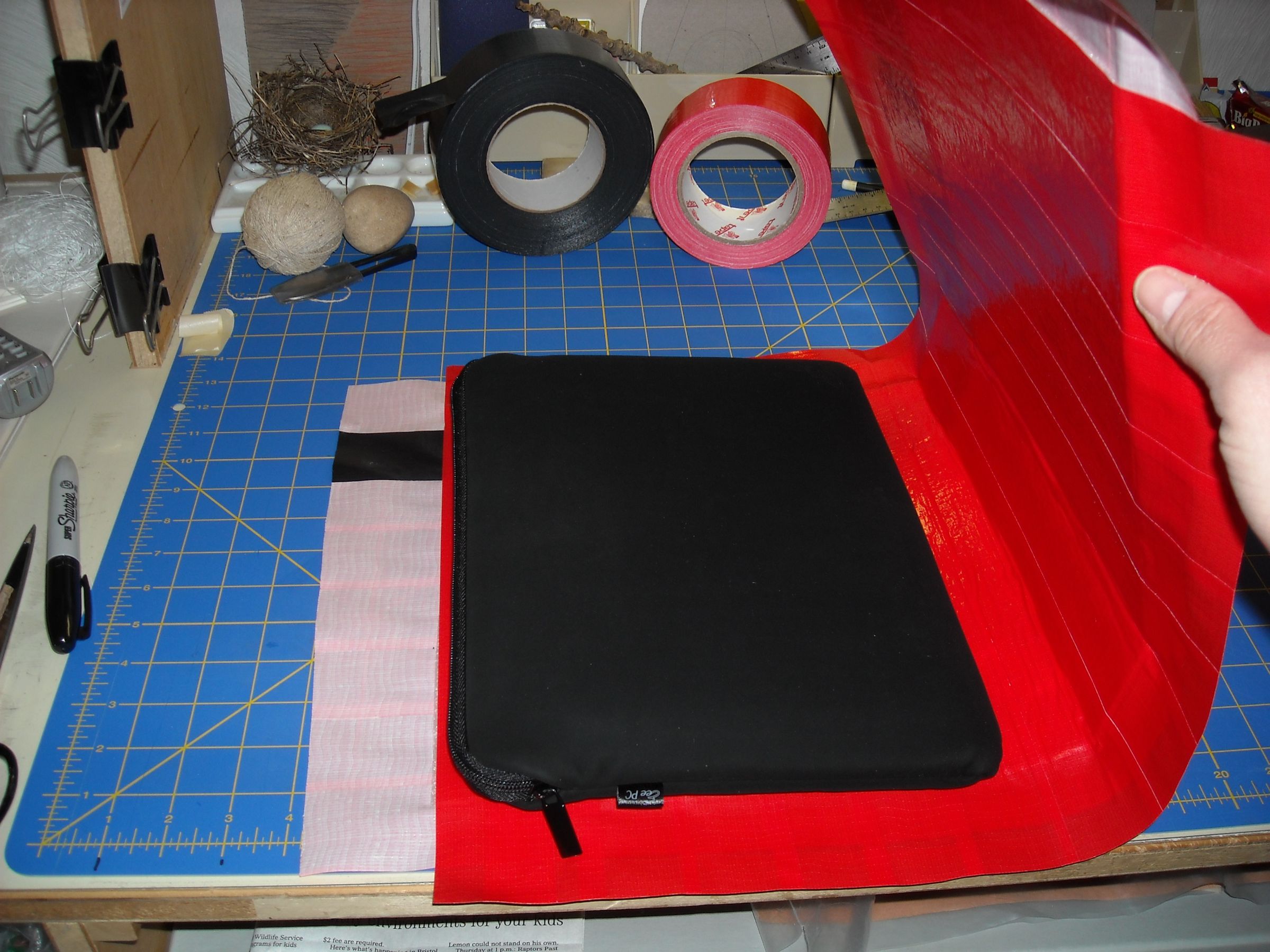 Cushioned Duct Tape Laptop Sleeve : 8 Steps (with Pictures) - Instructables
