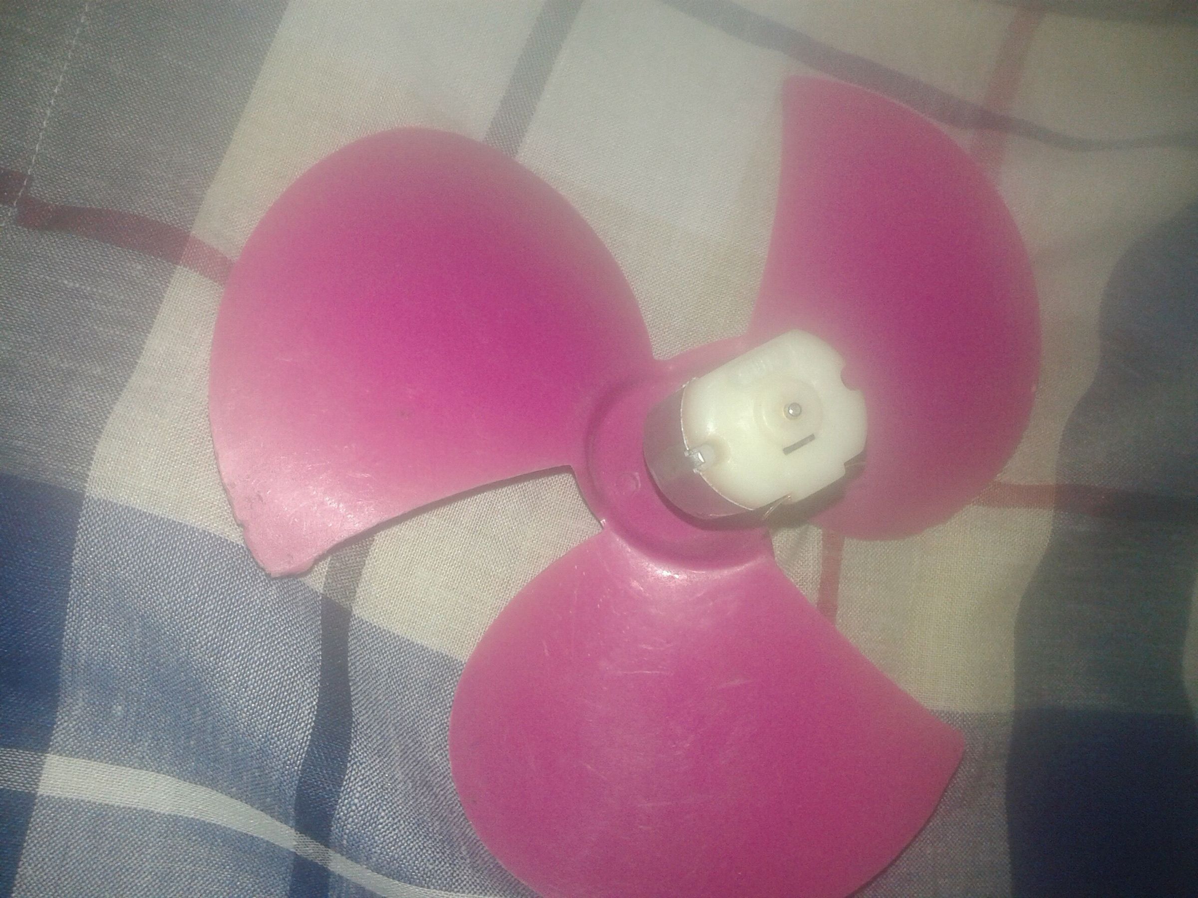 DIY : the Emergency and Rechargeable Fan for Summer. : 6 Steps ...