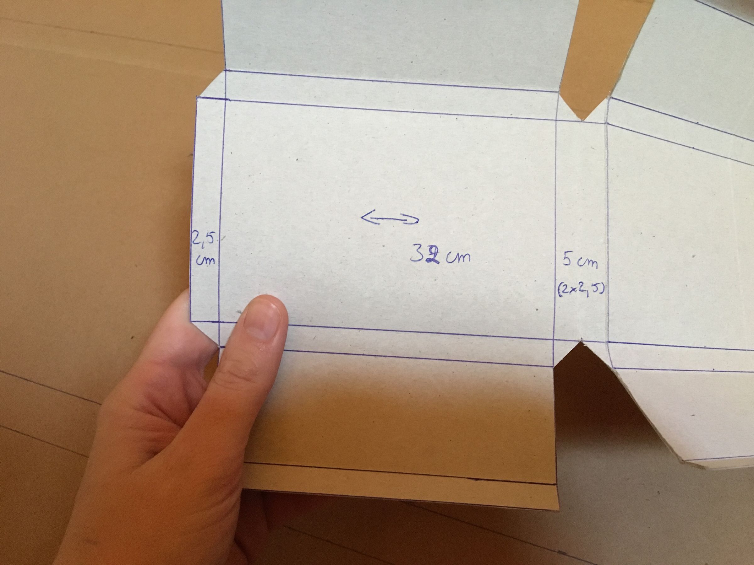 Cardboard Bookshelf 'Elements' : 6 Steps (with Pictures) - Instructables