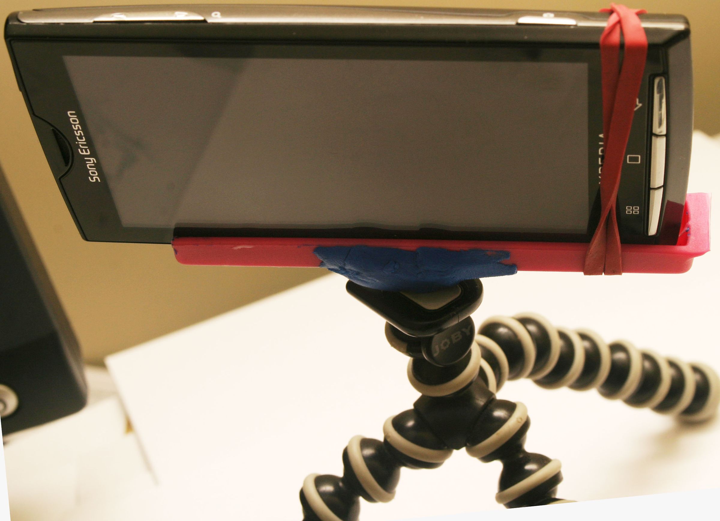 Quick Smartphone Tripod Mount : 4 Steps - Instructables