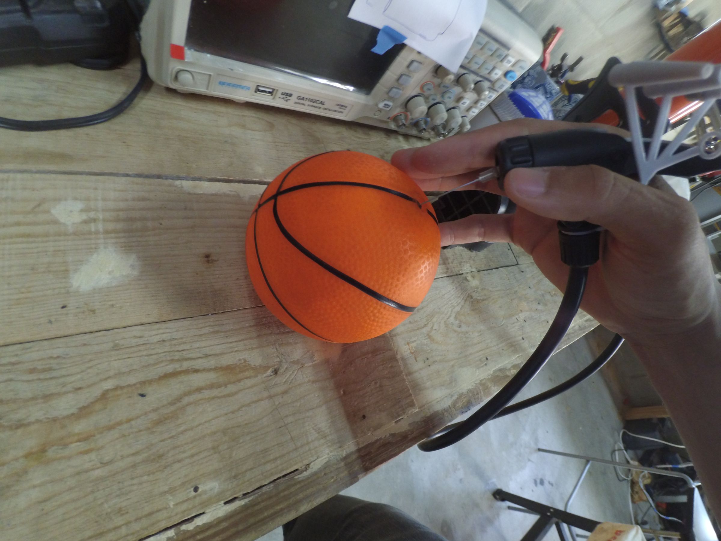 How to Fill a Ball With Needle : 4 Steps - Instructables