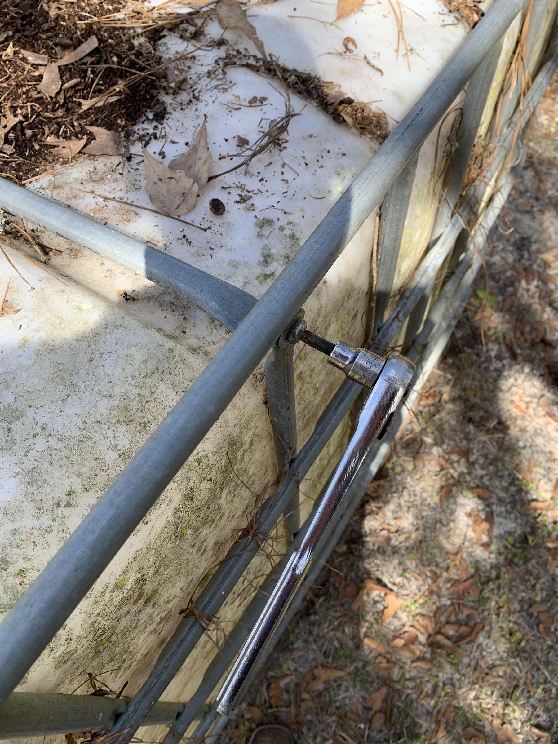 IBC Tote Roof Rack/Cargo Carrier DIY : 7 Steps (with Pictures ...