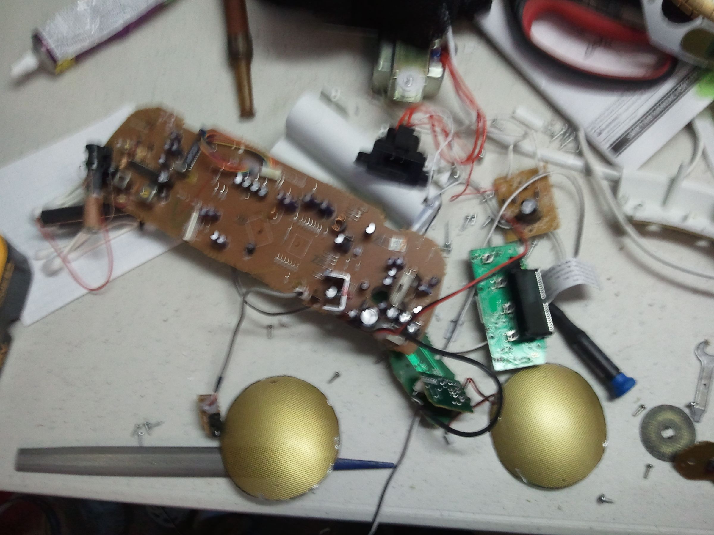 Recycled/reused Robot Head Radio - Instructables