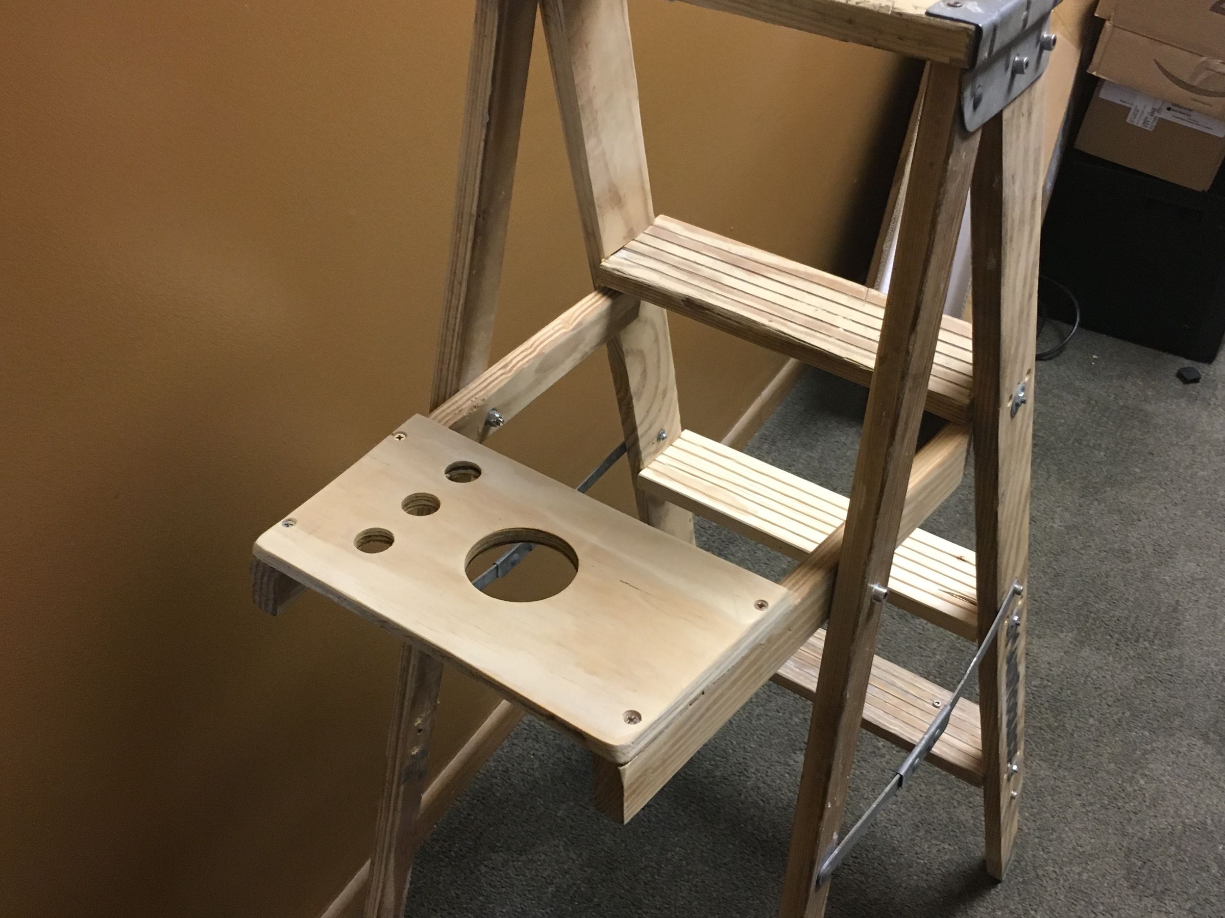 Refurbish an Old StepLadder : 9 Steps (with Pictures) - Instructables