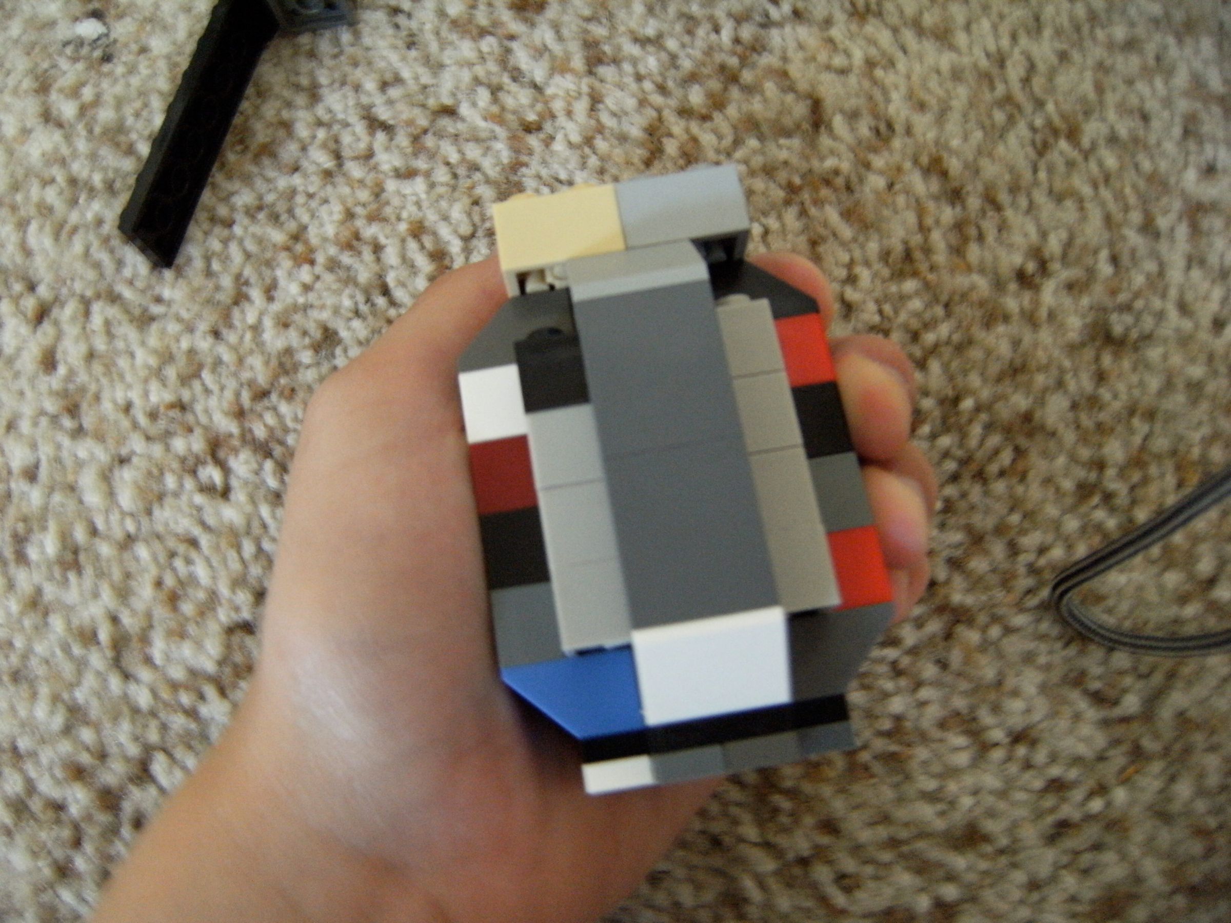 How to Make a LEGO Grenade! : 11 Steps - Instructables