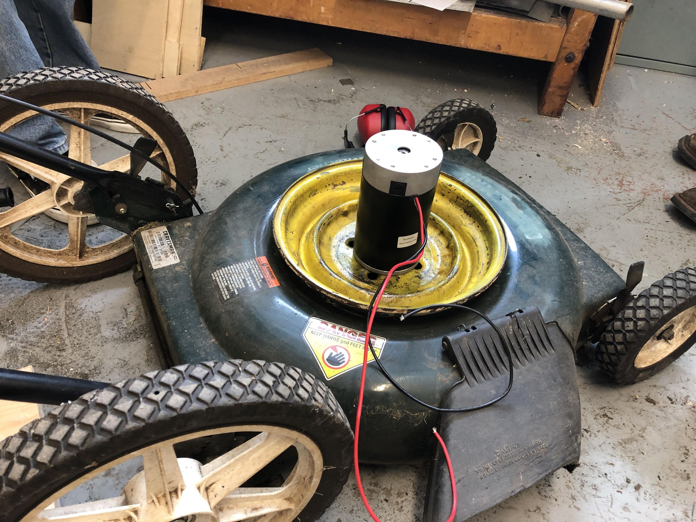 The Revolve Electric Lawn Mower - Made From Recycled Components! : 12 ...