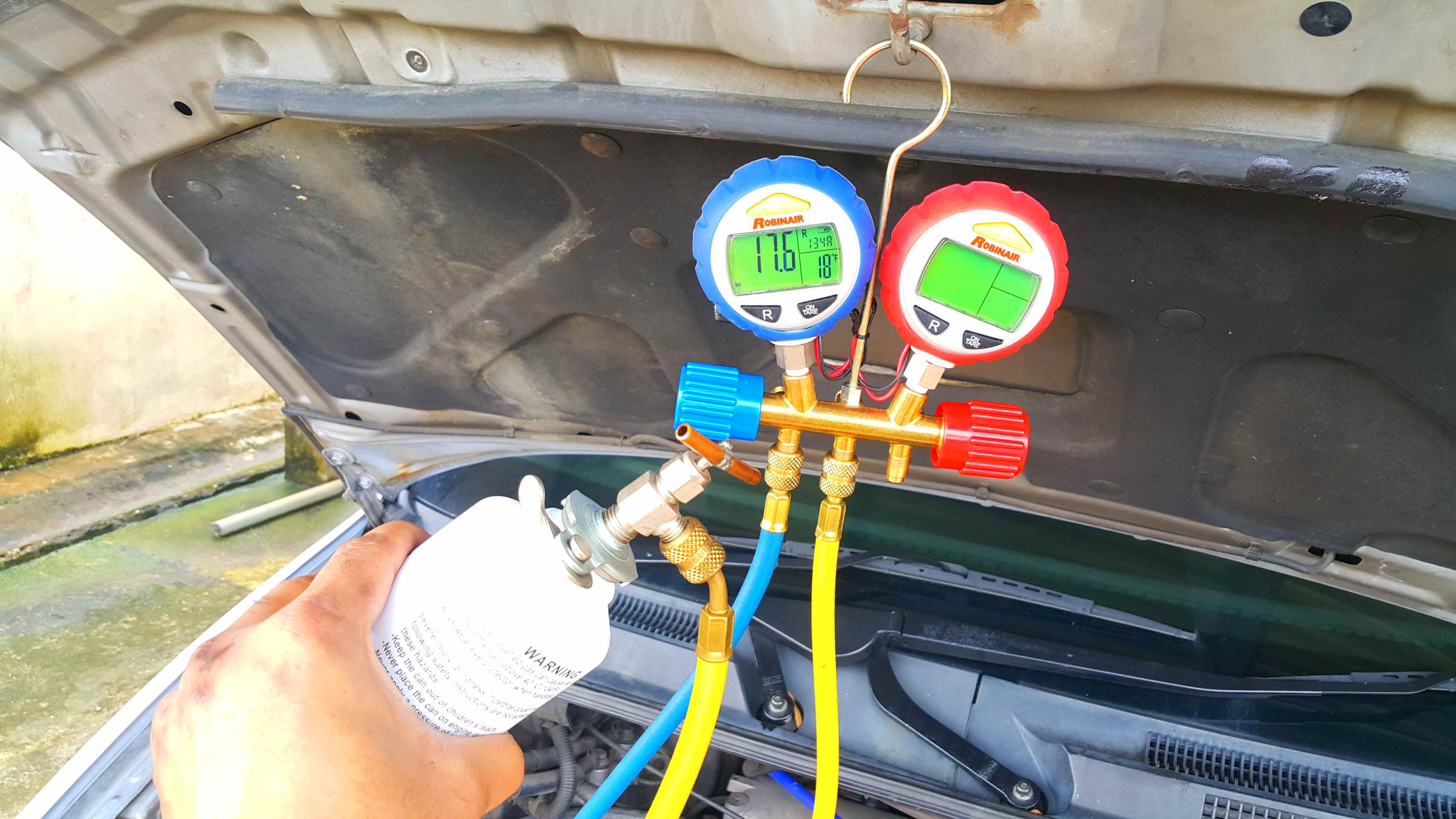 Top Up of R134a Refrigerant. : 6 Steps (with Pictures) - Instructables