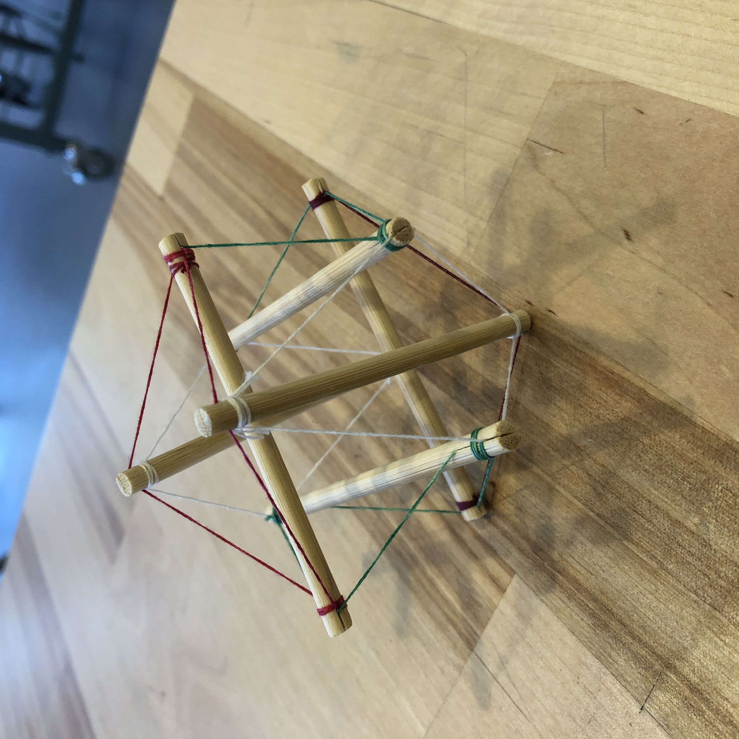 Simple Tensegrity Ornament : 11 Steps (with Pictures) - Instructables