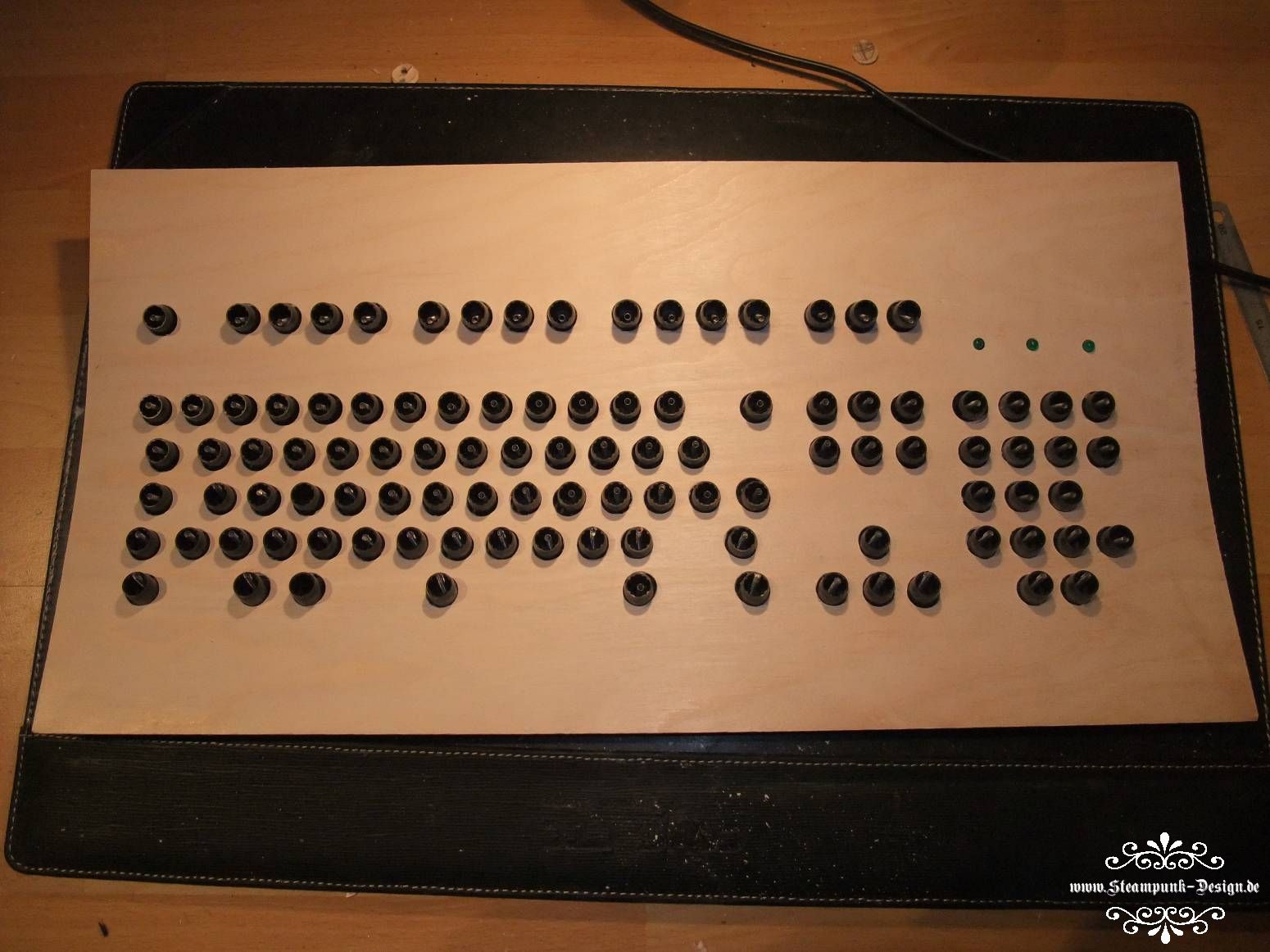 Most Detailed Steampunk Keyboard Instruction : 11 Steps (with Pictures ...