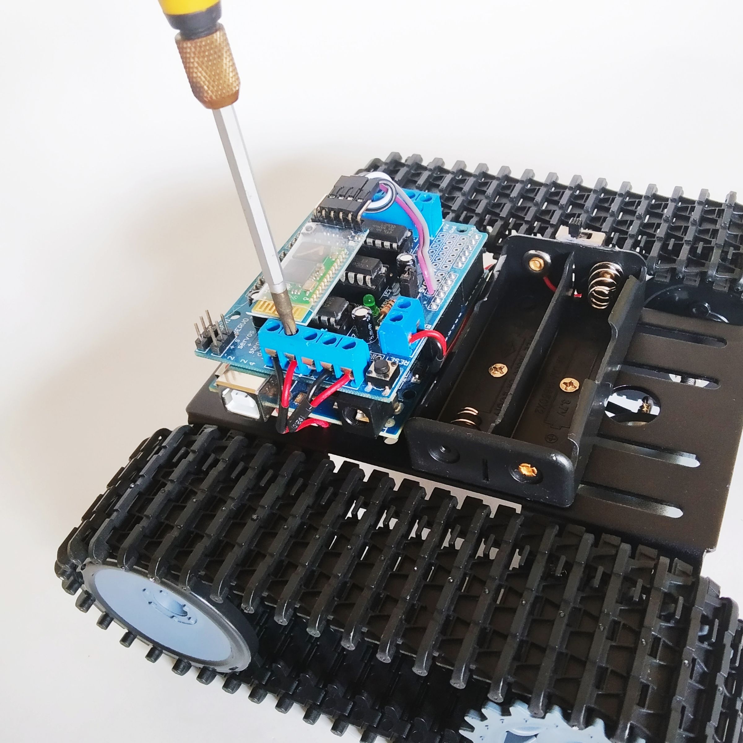 Arduino Robot Car Bluetooth Controlled and Programmed With Android ...
