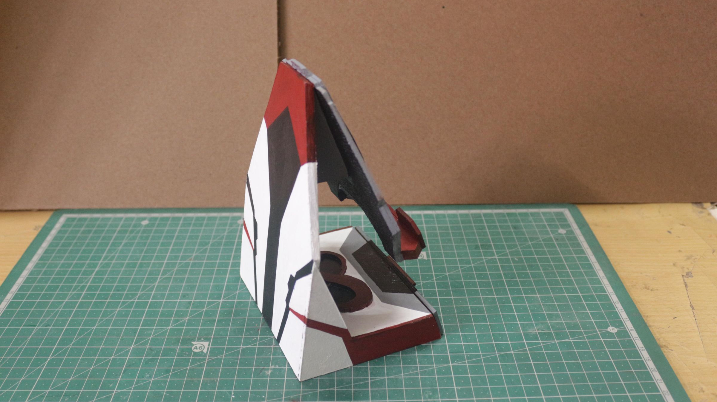 Easy Avengers Smartphone Stand : 14 Steps (with Pictures) - Instructables