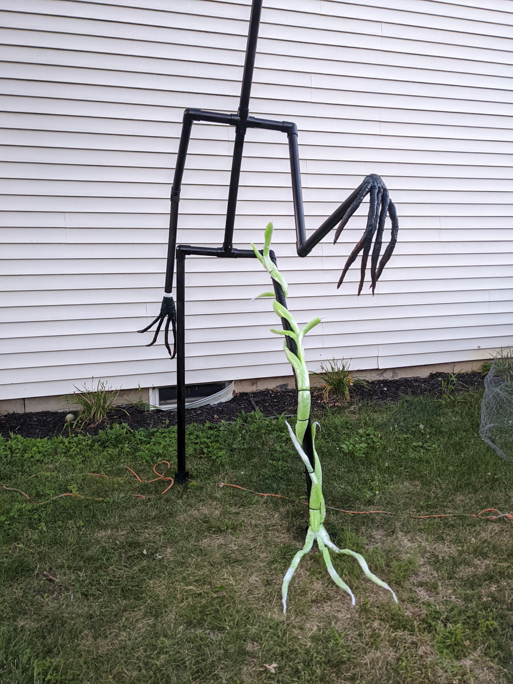 DIY 12ft Grimacing Pumpkin Monster Halloween Prop /Decoration : 5 Steps ...