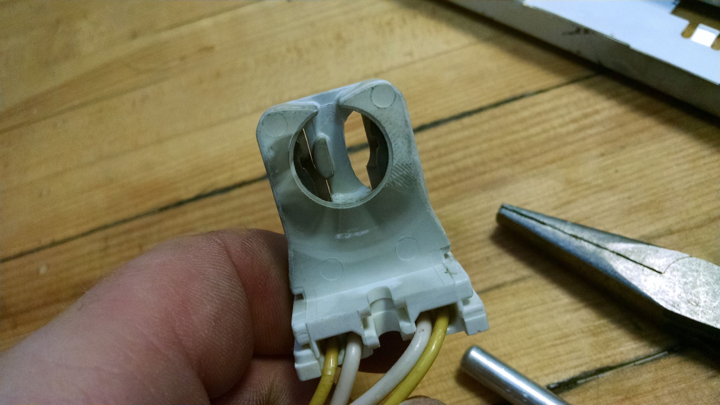 T12 Fluorescent Light Ballast Replacement : 4 Steps (with Pictures ...