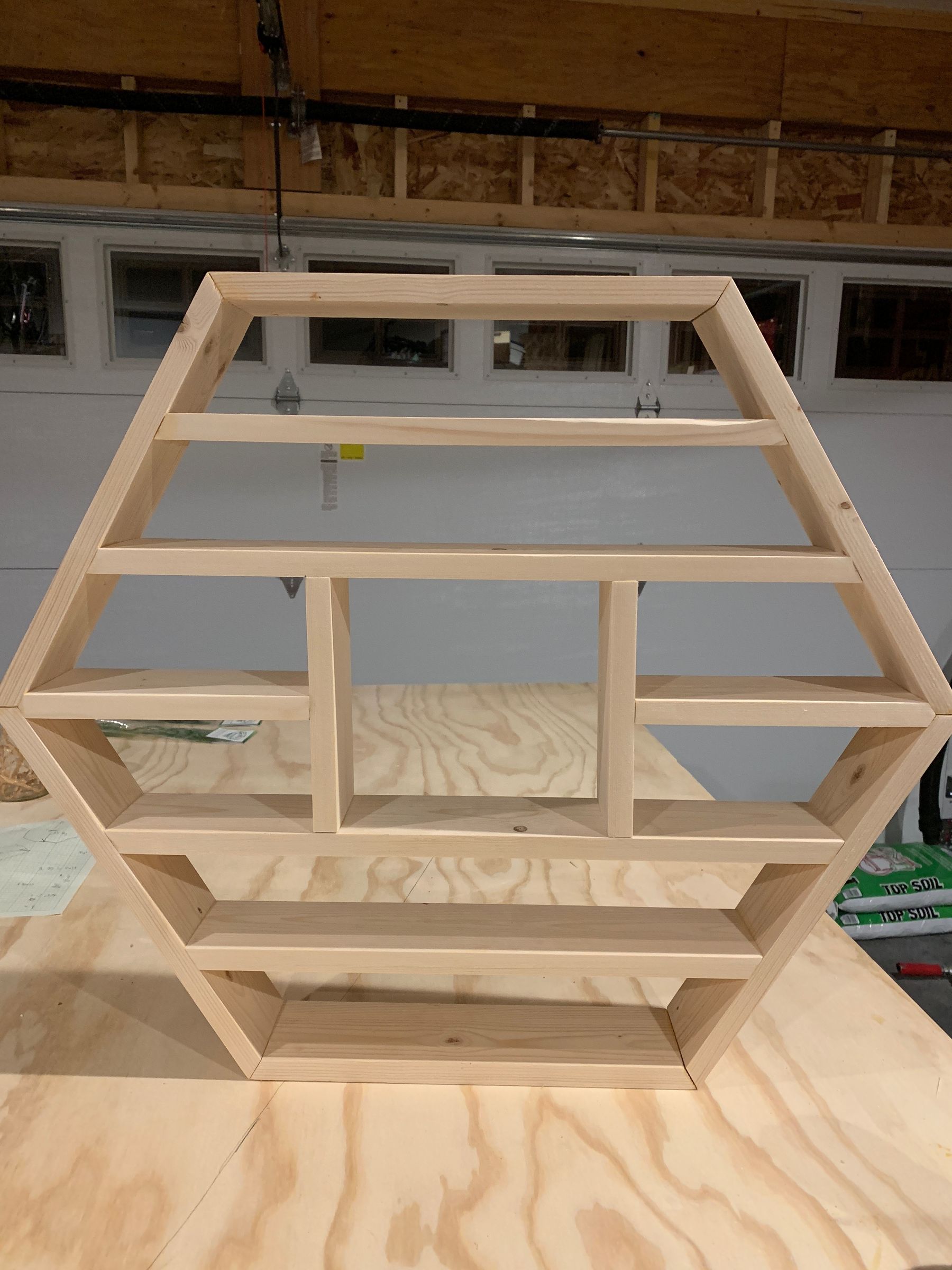Hexagon Shelf With Inner Sections : 10 Steps (with Pictures ...