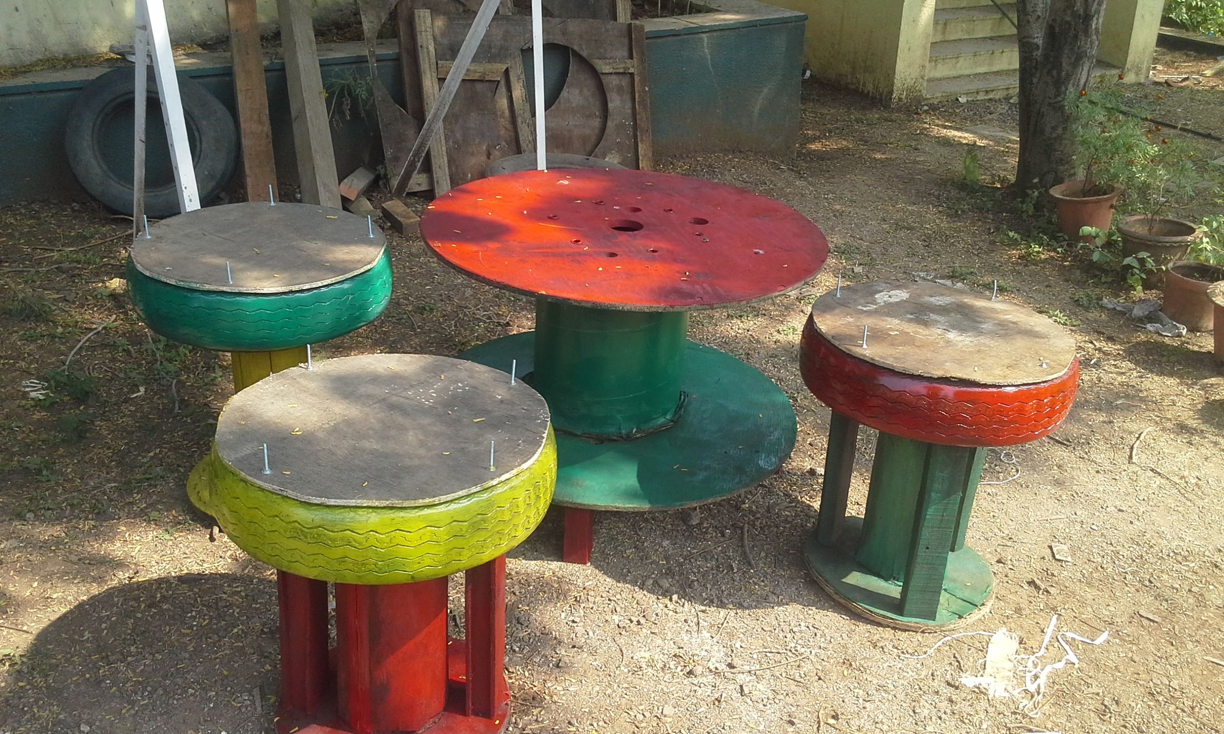 Table-chair From Scrap : 4 Steps - Instructables