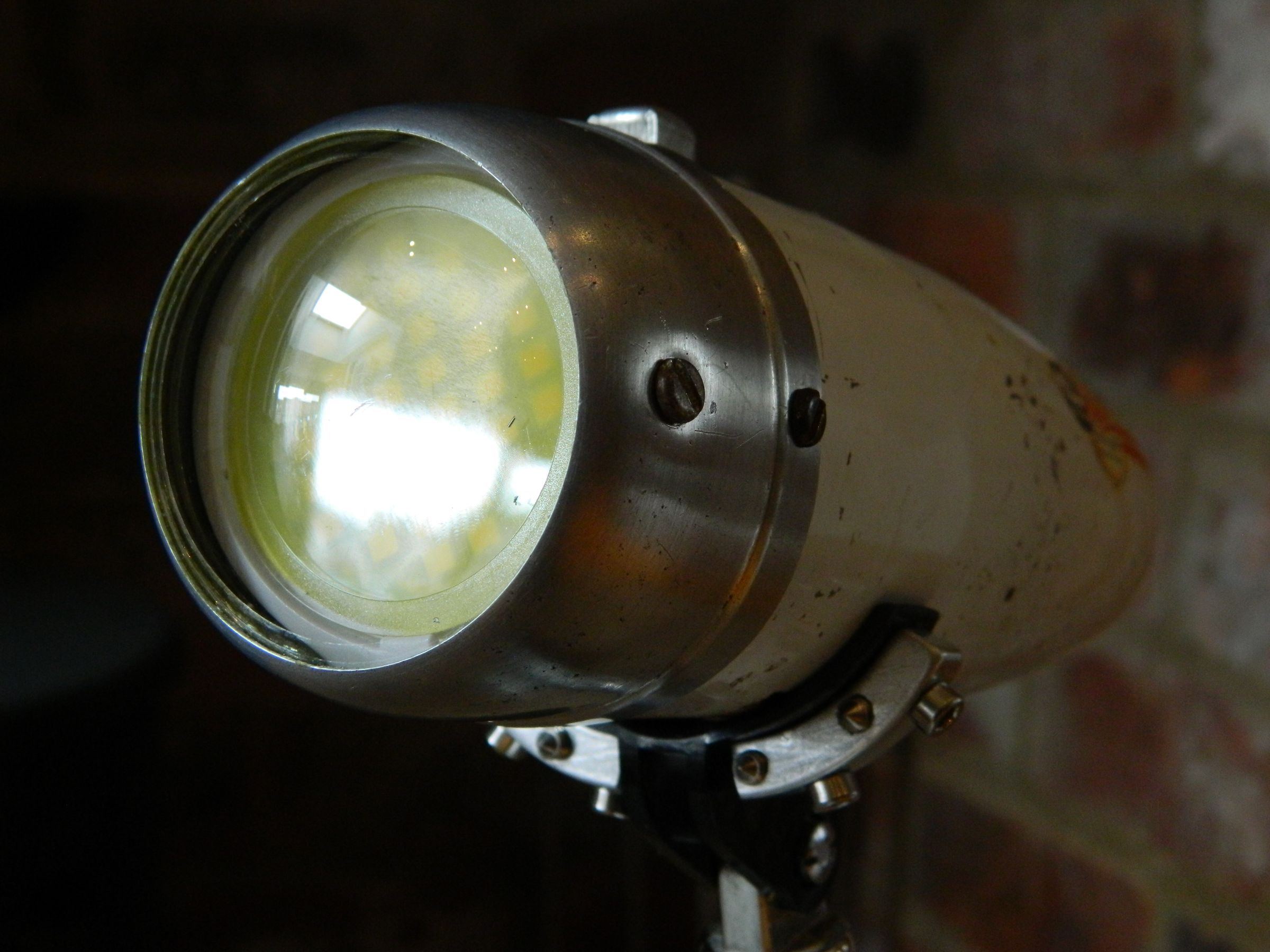 Vintage Bike Light Desk Lamp : 5 Steps (with Pictures) - Instructables