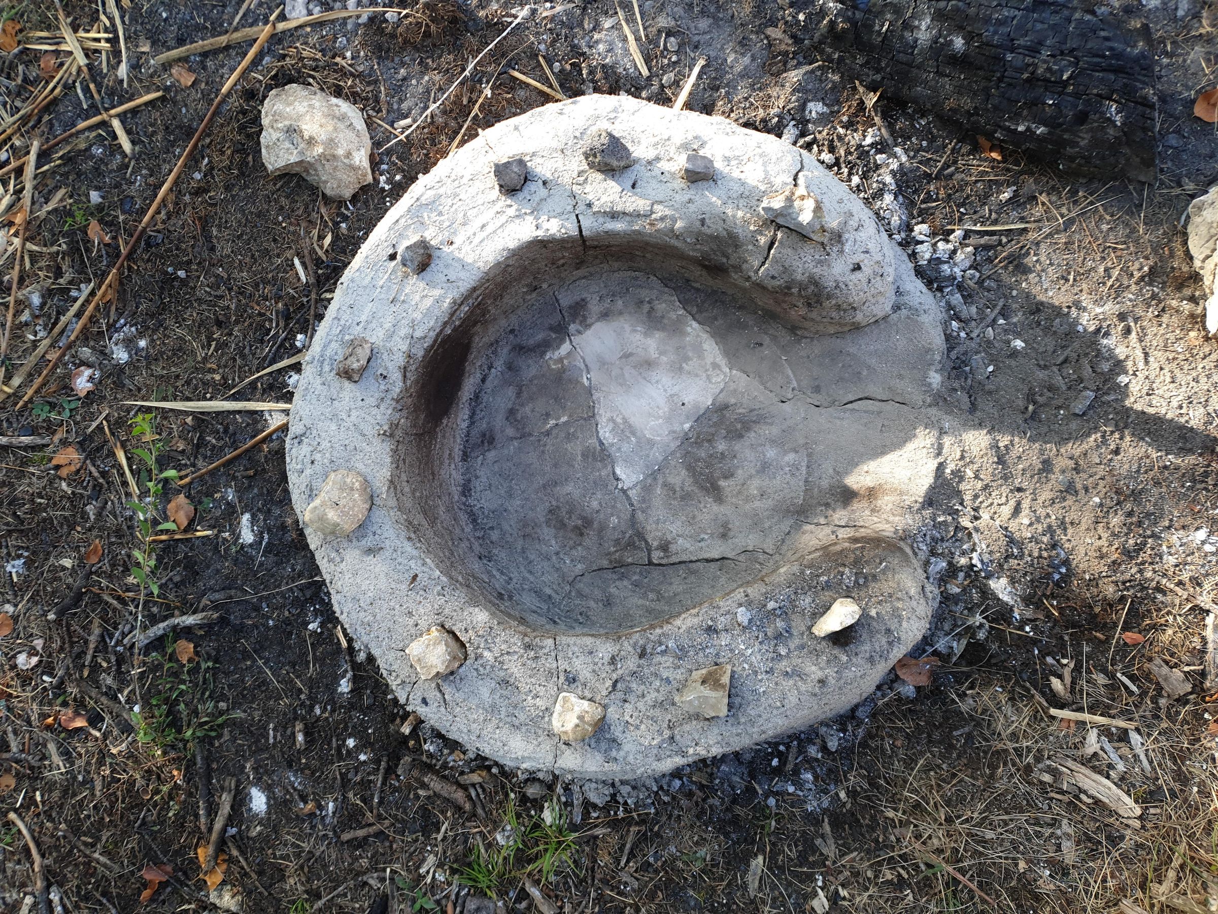 Primitive Pottery Wood Firing Updraft Kiln : 7 Steps (with Pictures ...