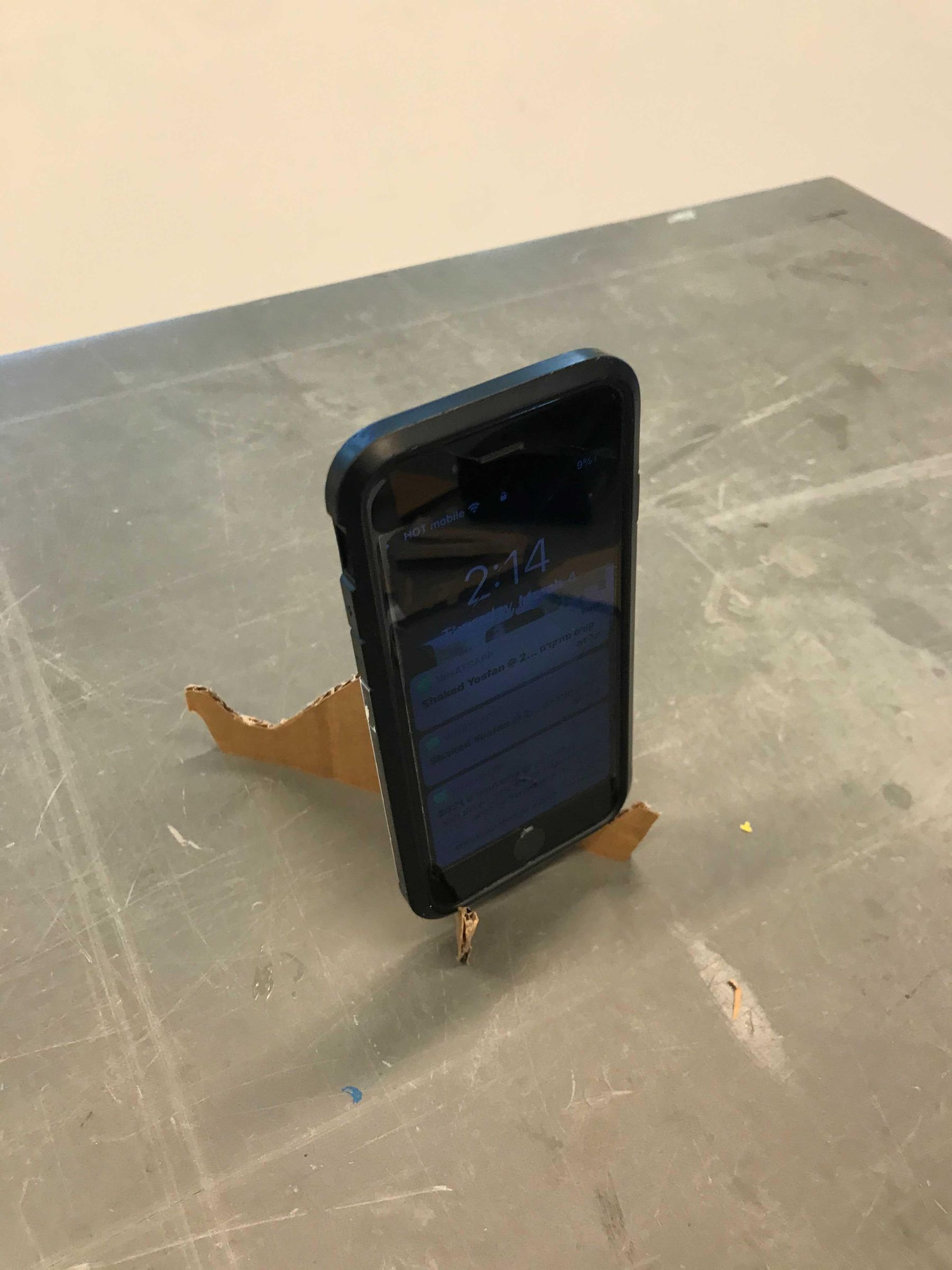 Cardboard Smartphone Desk Stand : 3 Steps (with Pictures) - Instructables