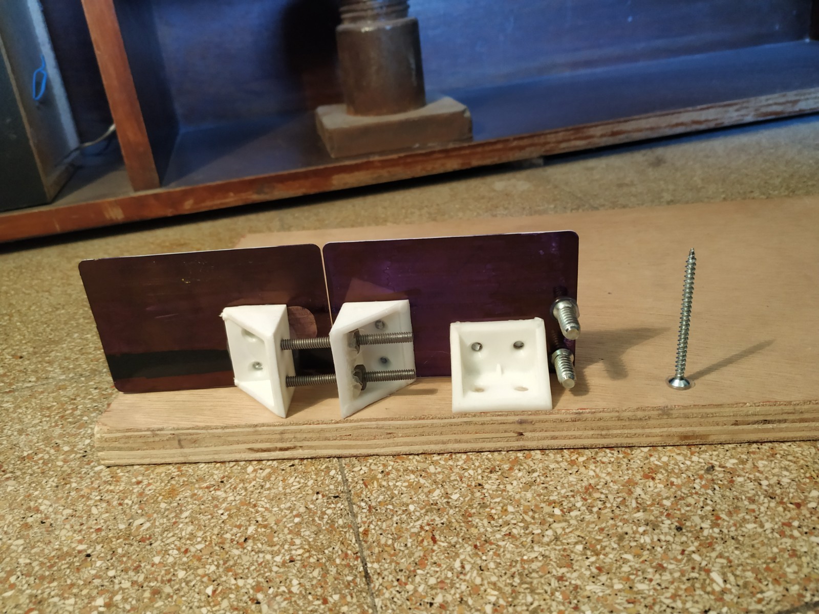 Simple Laser Diffraction Experiment at Home : 5 Steps (with Pictures ...