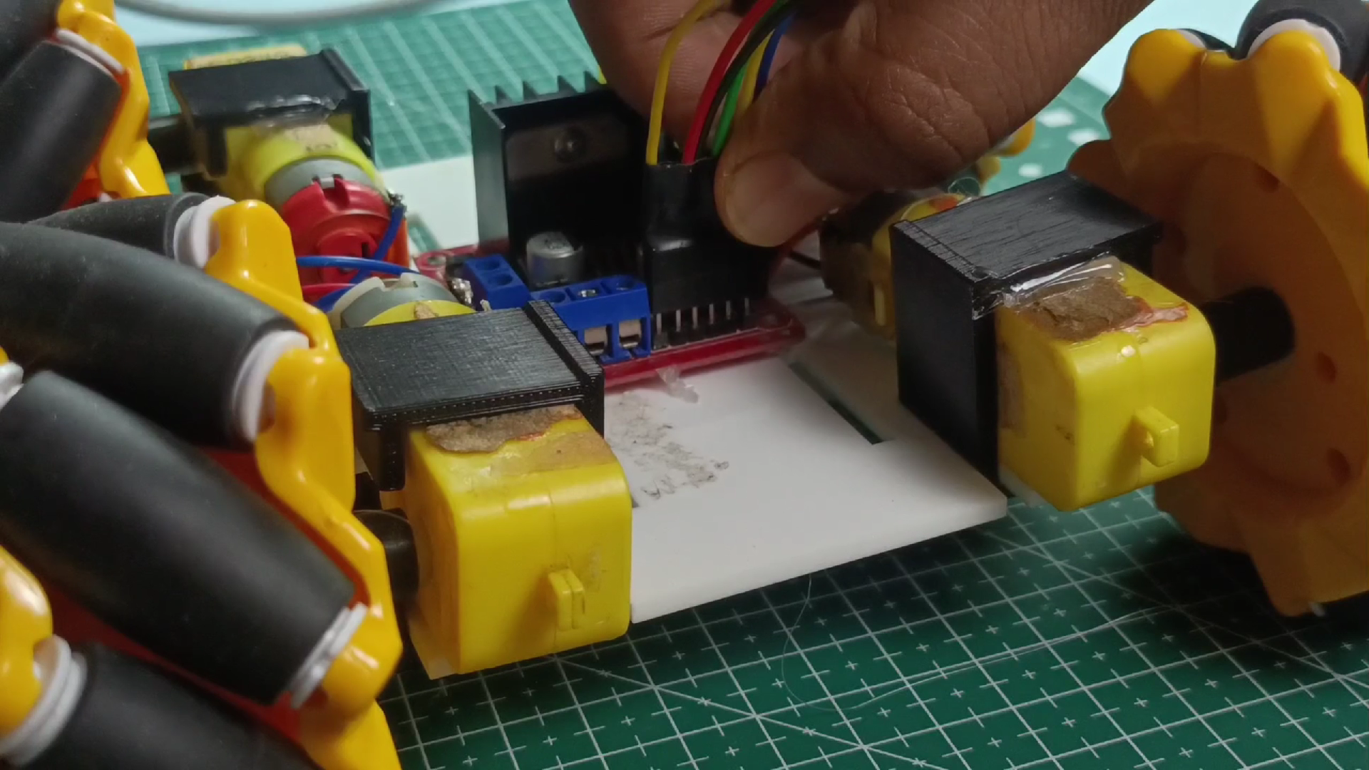 How to Make a Target Chasing Robot Car Using Raspberry Pi Pico : 8 ...