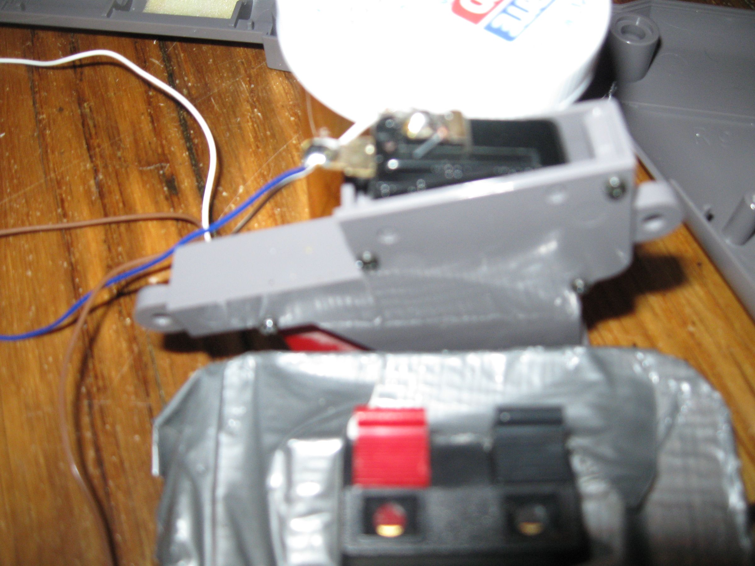 NES Zapper Flashing Gun : 3 Steps - Instructables