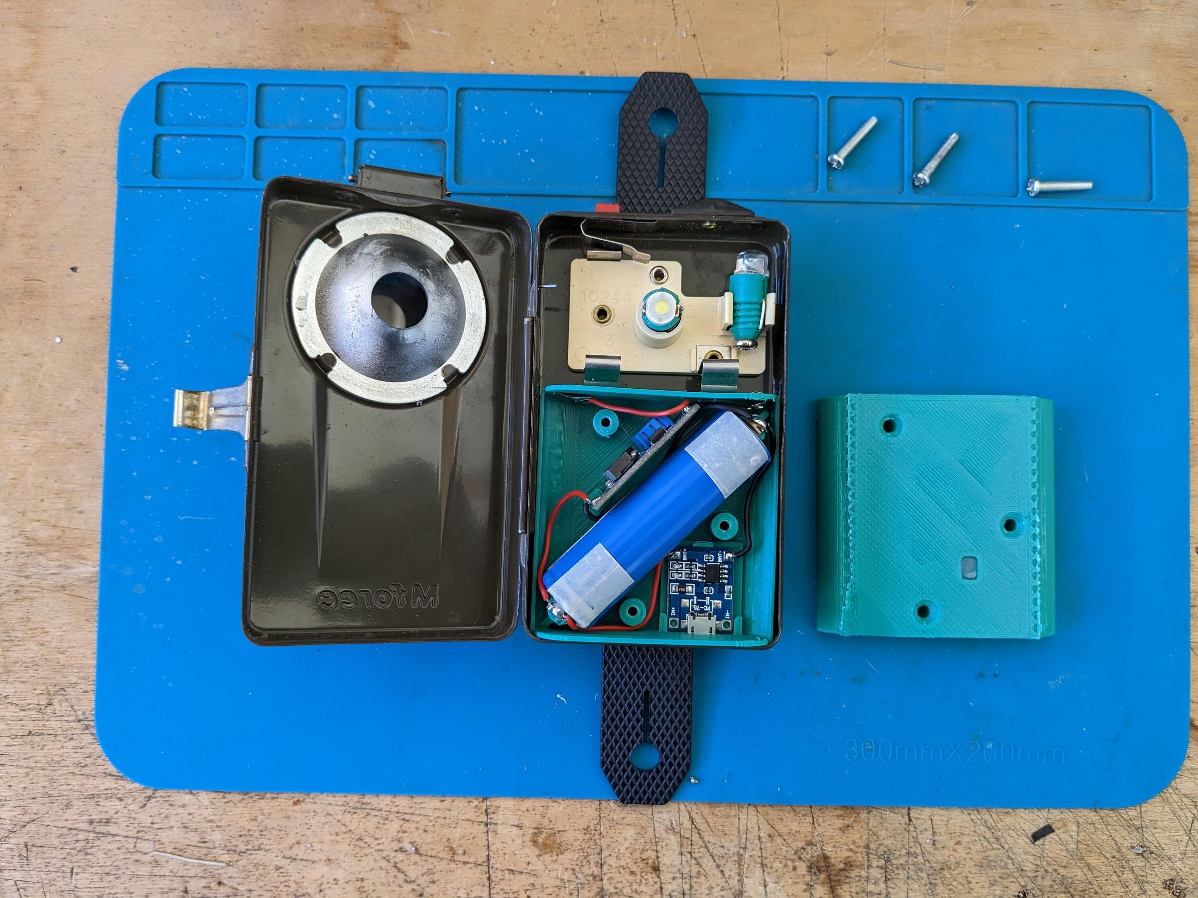 Vintage Military Flashlight Upgrade : 5 Steps (with Pictures) - Instructables