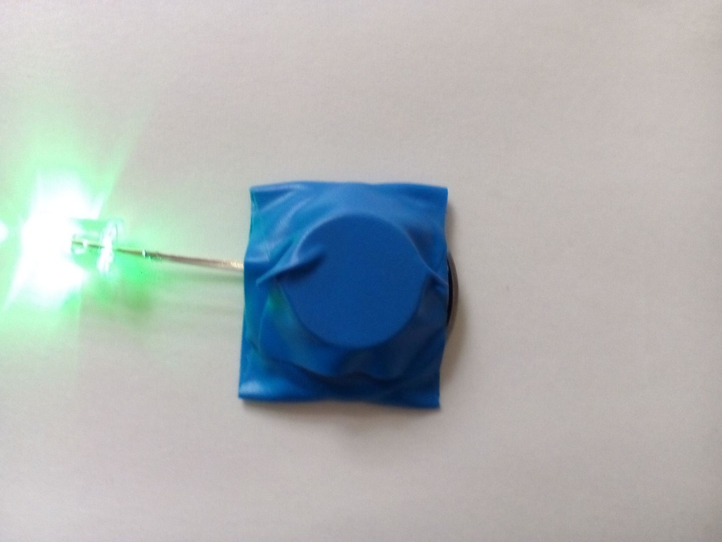 Community Kids' Build: Safer Rainbow LED Throwies : 5 Steps (with ...