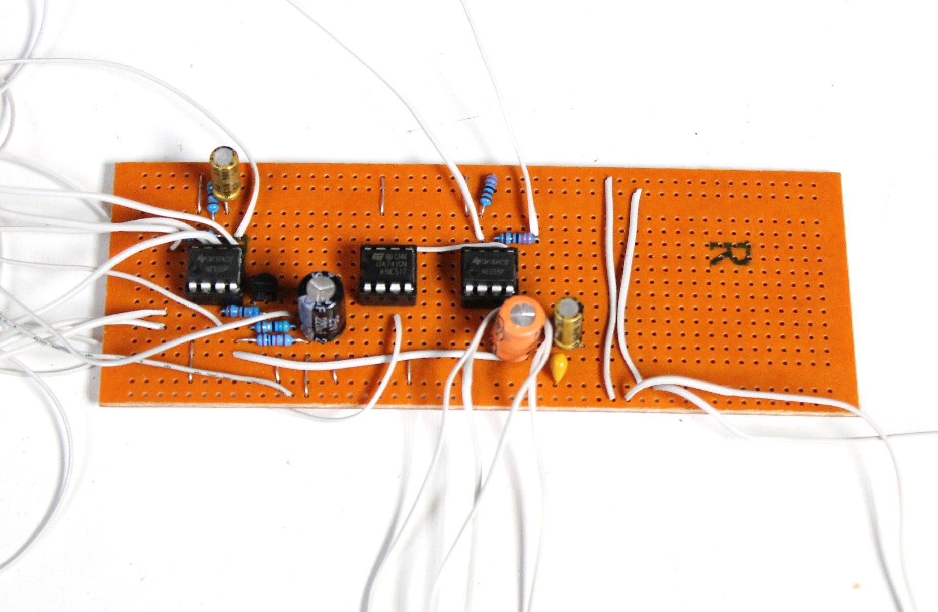 Dub Siren Synth - 555 Timers : 14 Steps (with Pictures) - Instructables