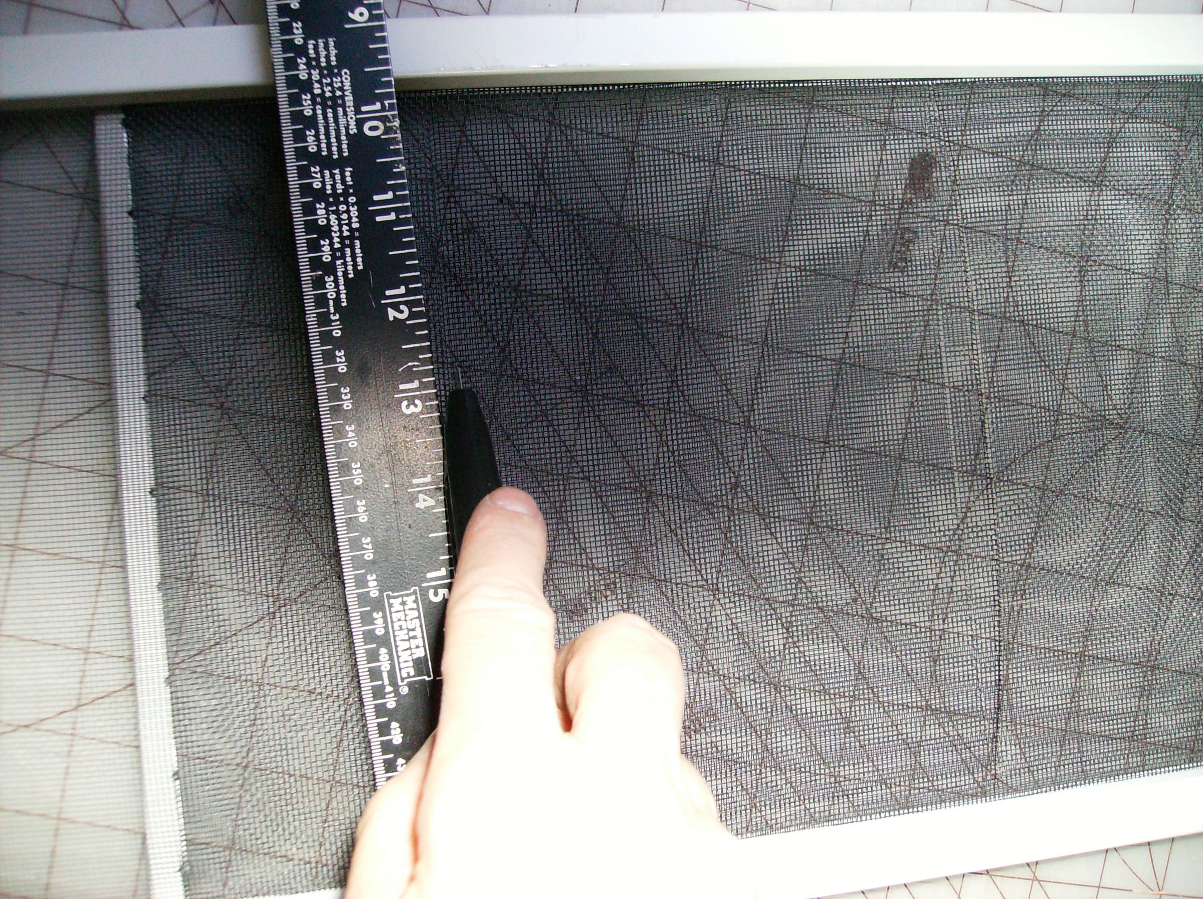 How to Make a Cat Entryway in a Removable Window Screen : 10 Steps ...