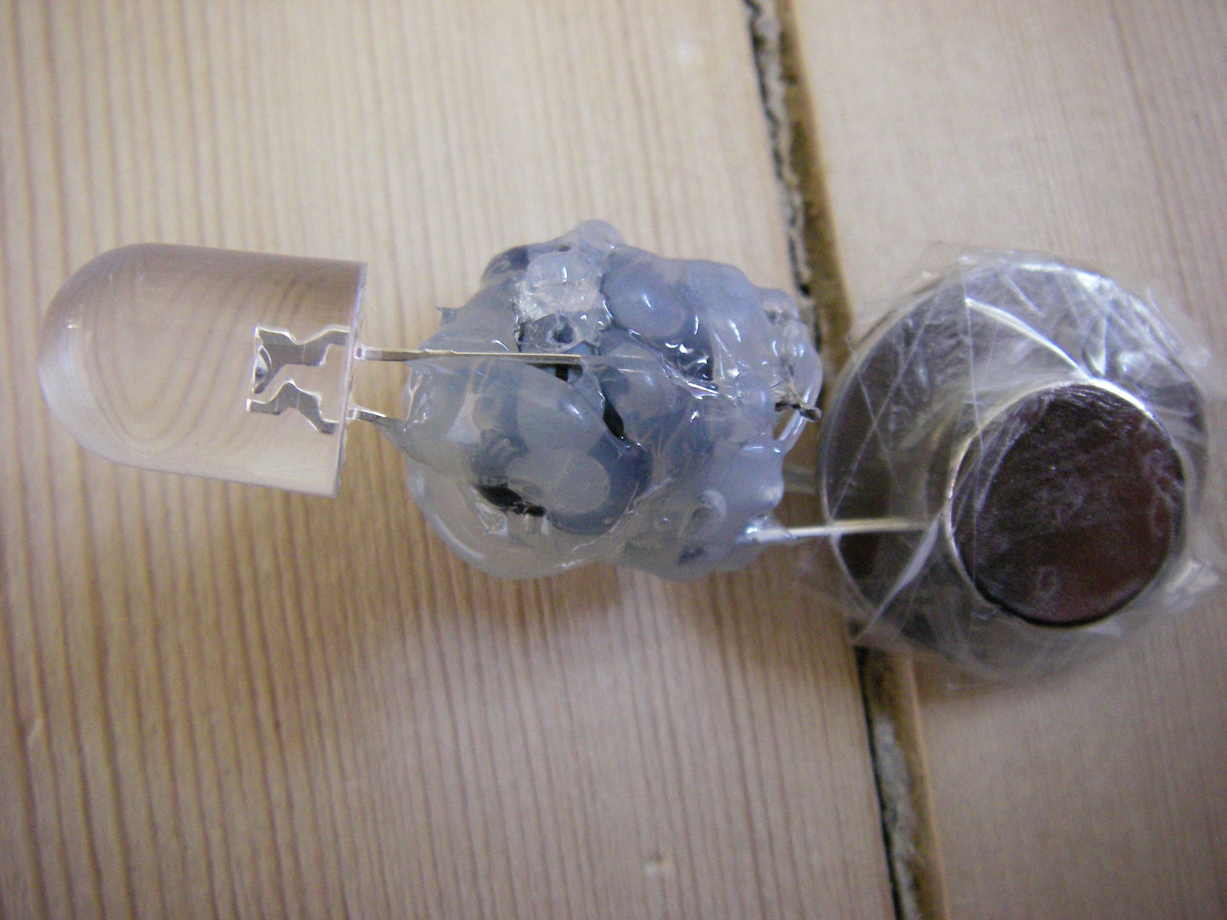 LFTT (LED Flashie Throwie Thingie) : 8 Steps - Instructables