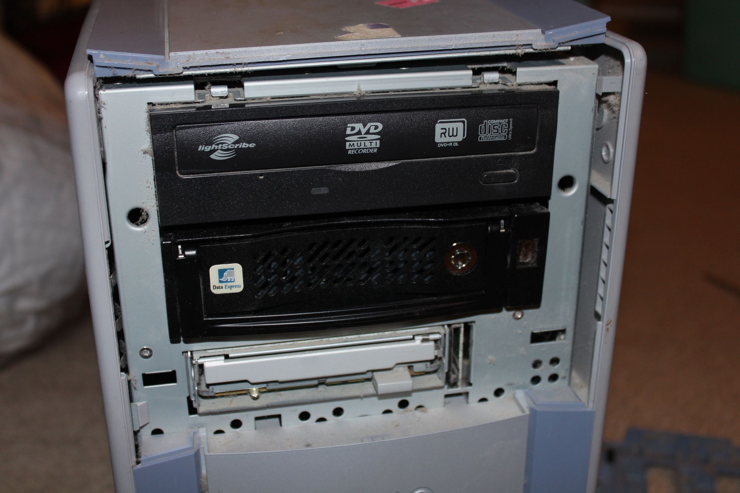 Awesome Computer Secret Compartment : 8 Steps - Instructables