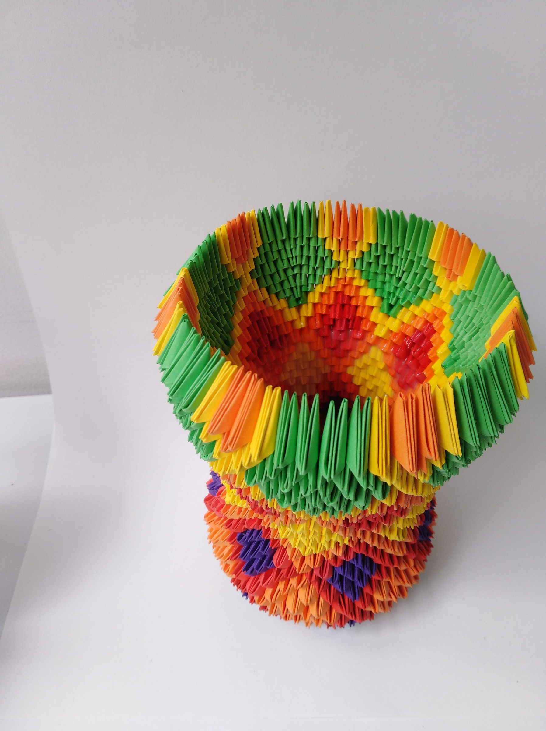 WATERPROOF Rainbow Origami Vase : 7 Steps (with Pictures) - Instructables